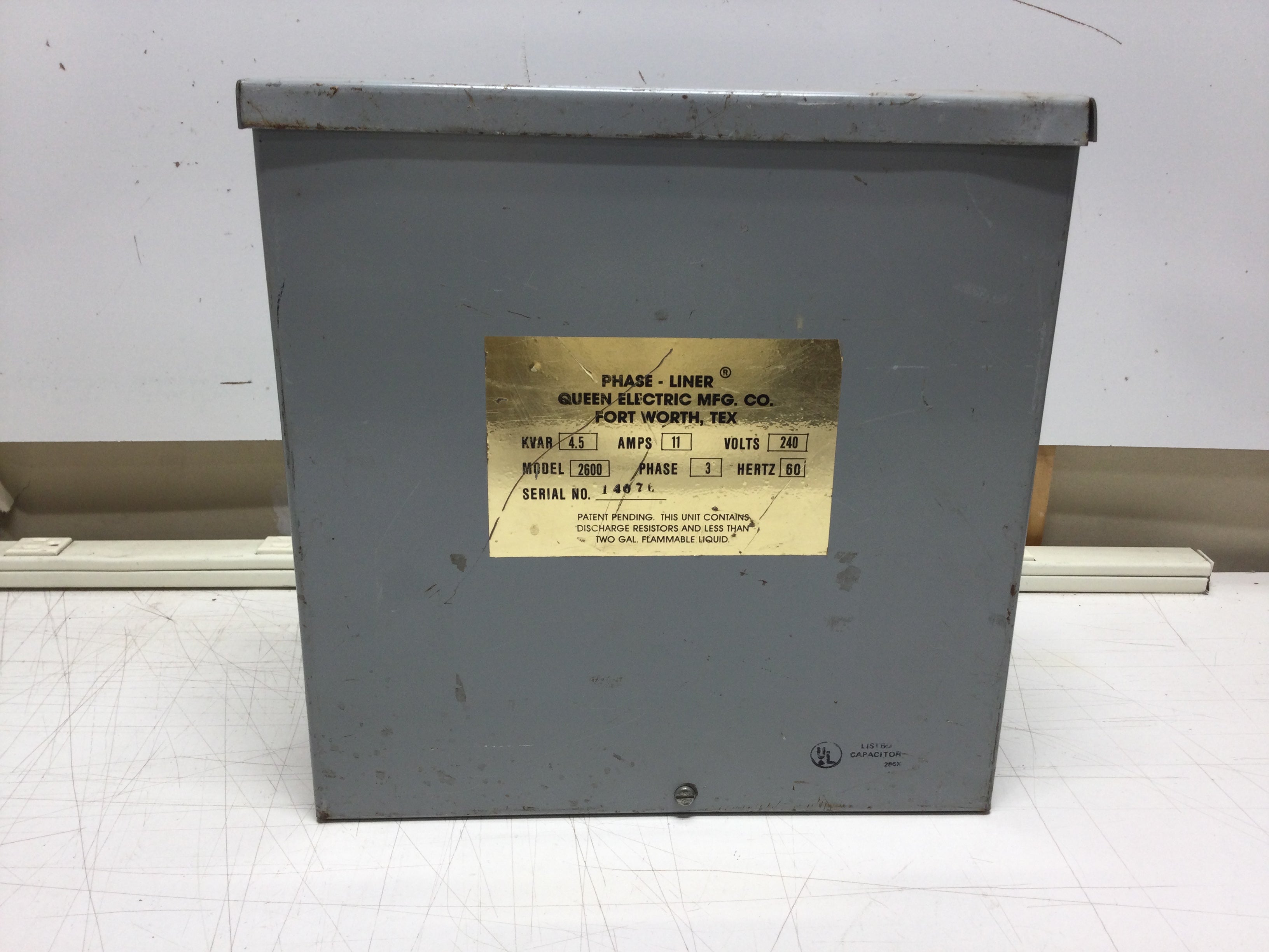 Queen Electric Model 2600 Phase Liner Capacitor 4.5 KVAR 11 Amp 240 VA