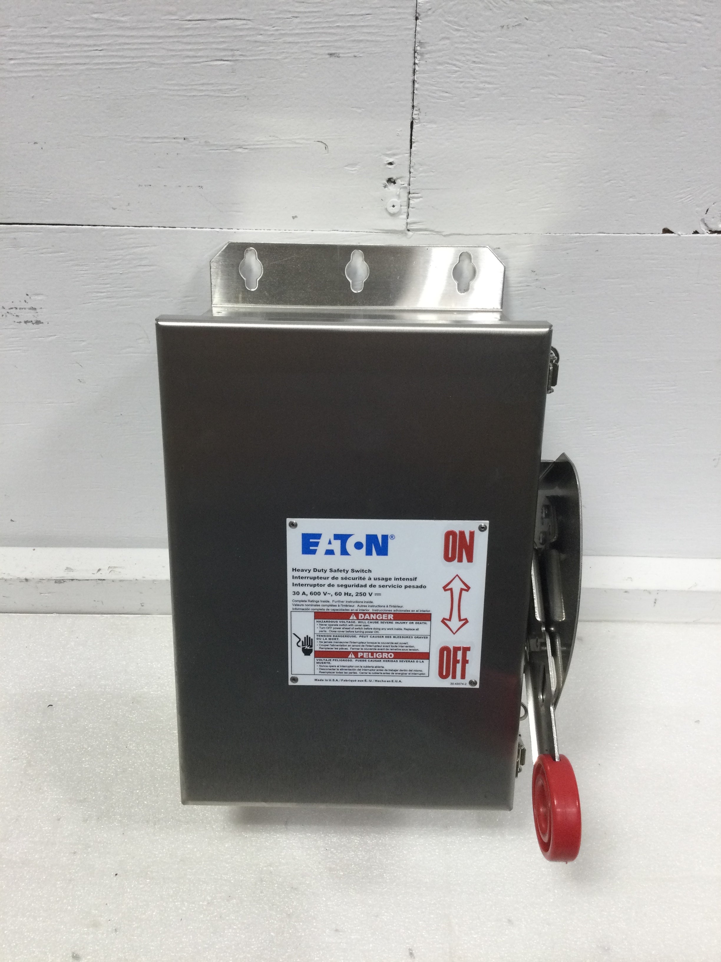Eaton DH361UWK Heavy Duty Safety Switch, 30A, 600V, 3 Pole Non Fusible