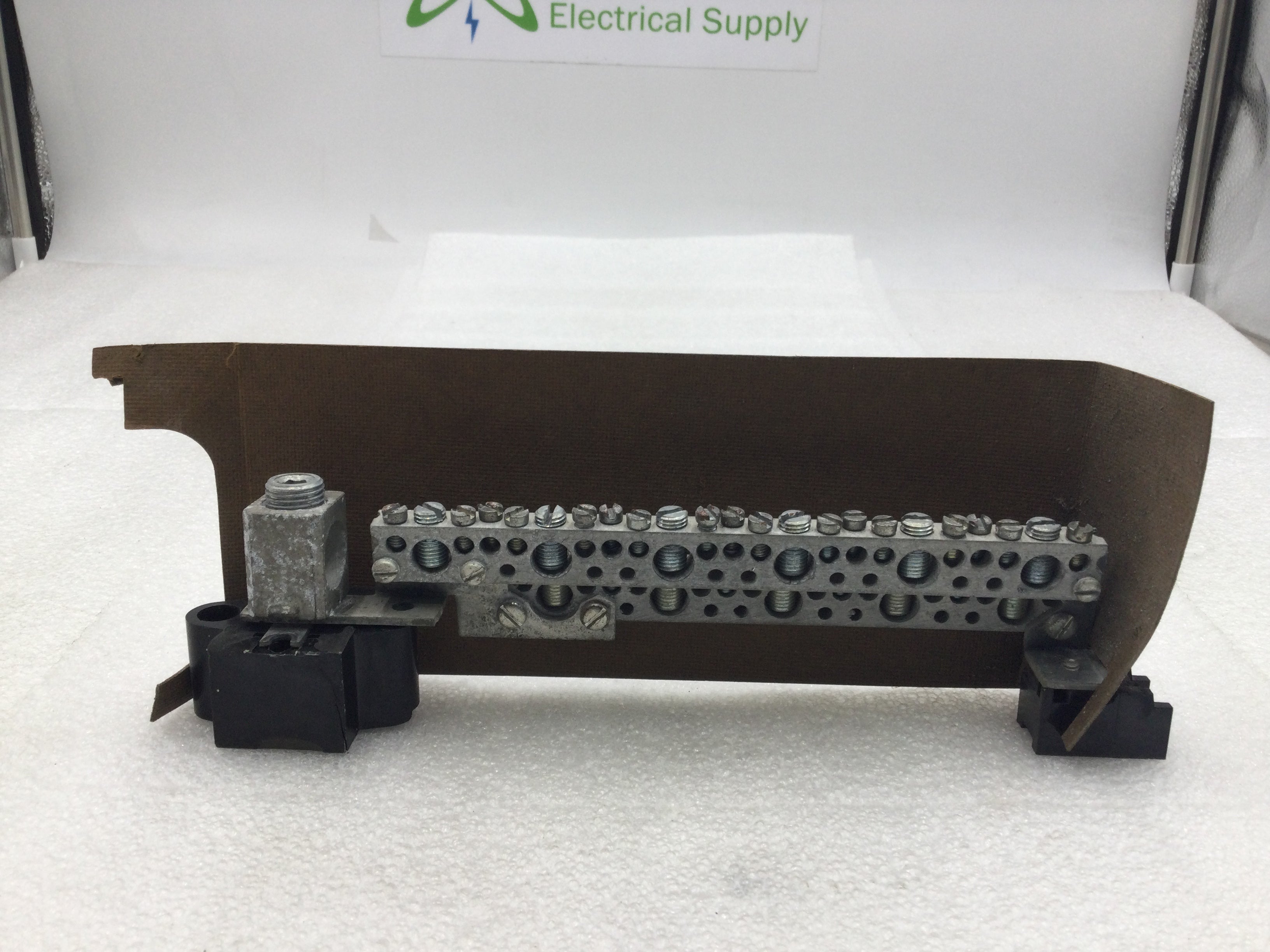 Crouse Hinds 42 Position Combo Neutral Isolated Grounding Bar - Cosmet