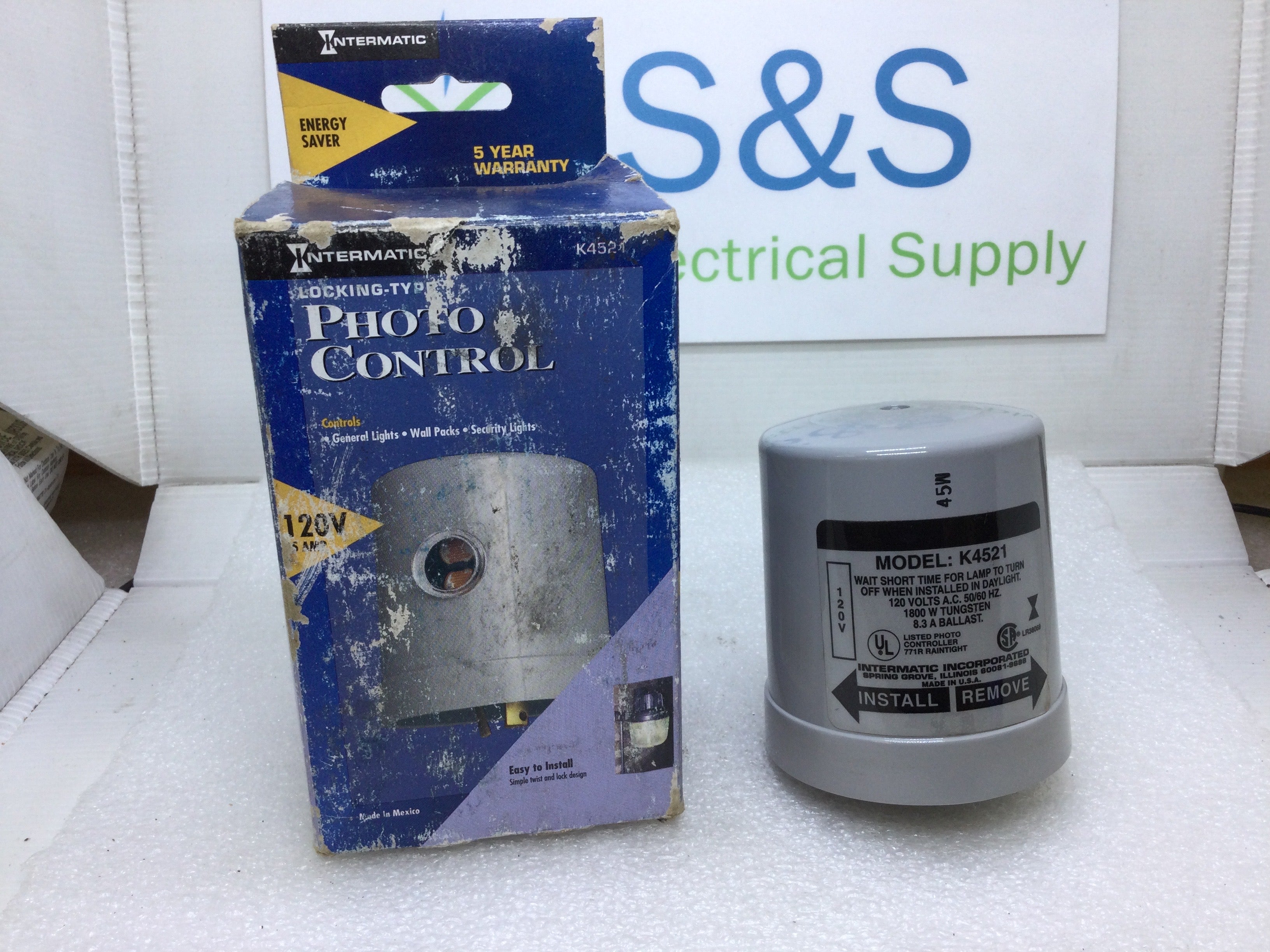 Intermatic K4521 Locking Type Photo Control 1800W/15 Amp/120V