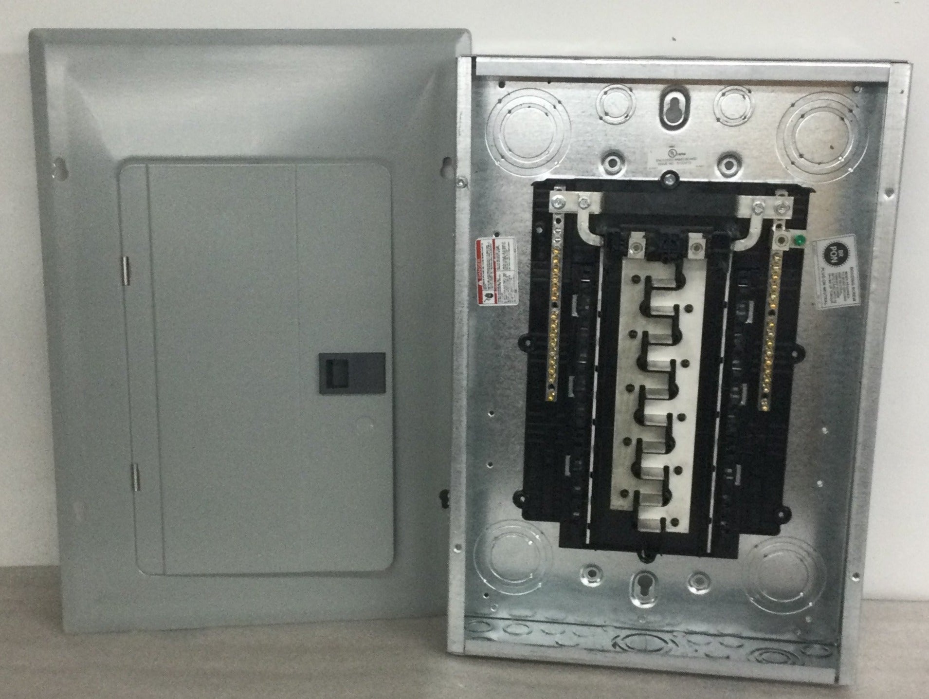 Eaton BRP20L125 Type BR 125 Amp 20 space/40-Circuit NEMA 1 Indoor Main