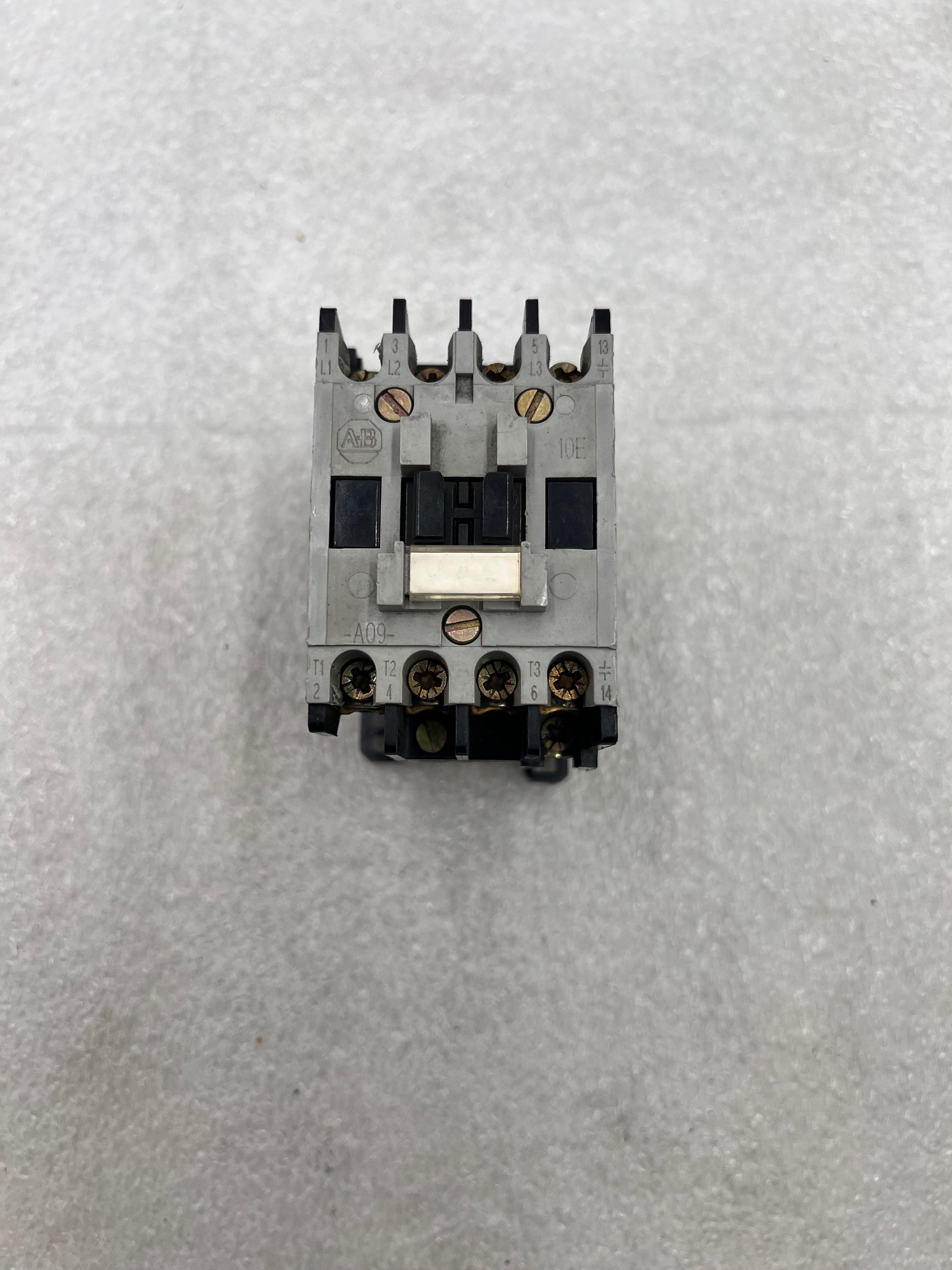 Allen-Bradley 100-A09ND3 Series B Contactor 9 Amp Max 660V