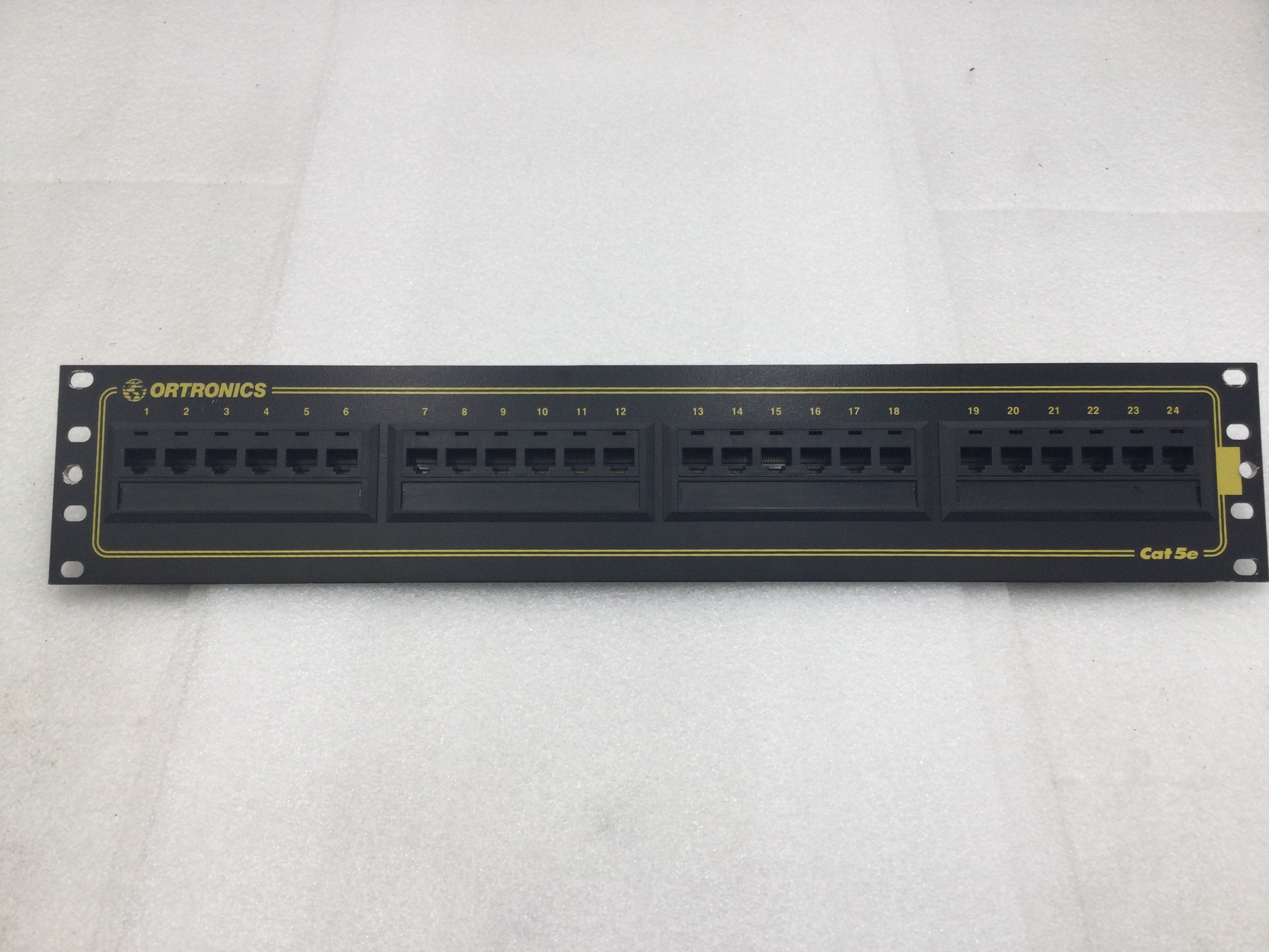 Ortronics QR-851004904 24 Port CAT5e Patch Panel - 3.5" x 19"