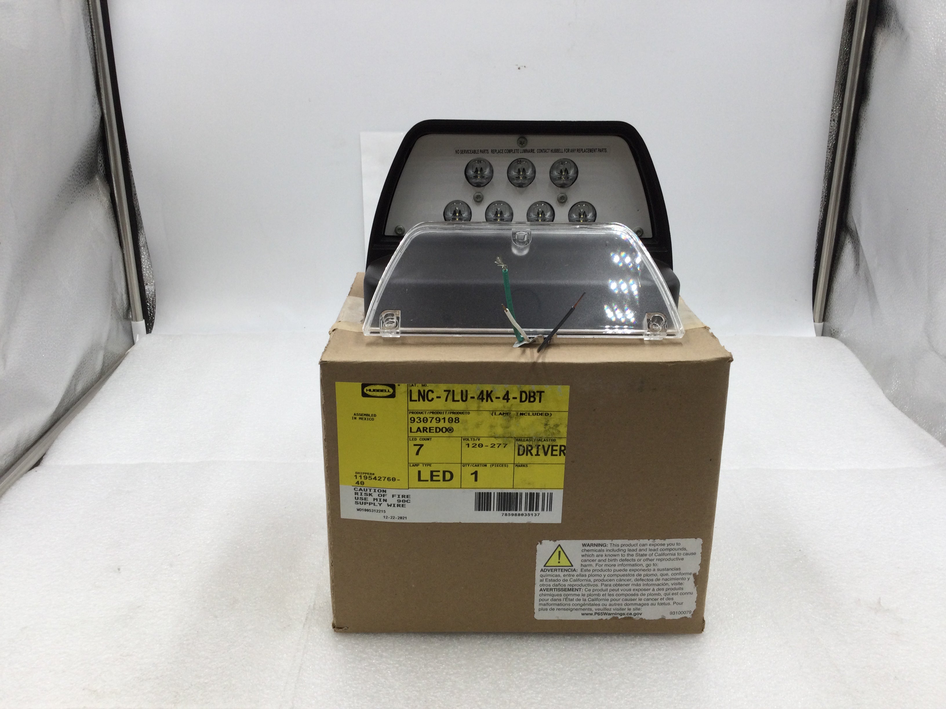 Hubbell Lighting LNC-7LU-4K-4-DBT 7 Lamp LED Wall Pack 17 Watts 120-27