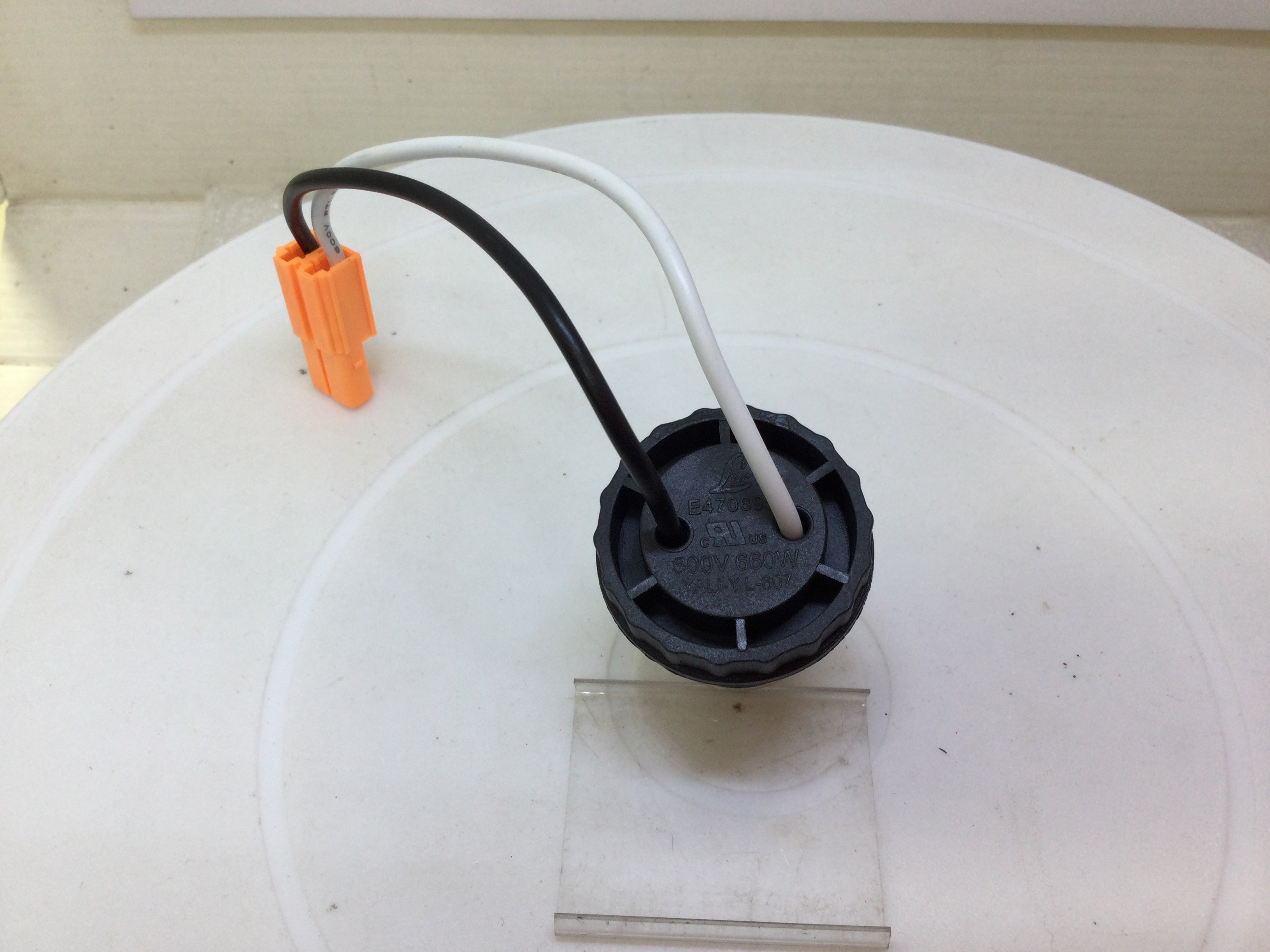 Edison E470695 600V 600W Recessed Light Housing Base Light Socket YALI