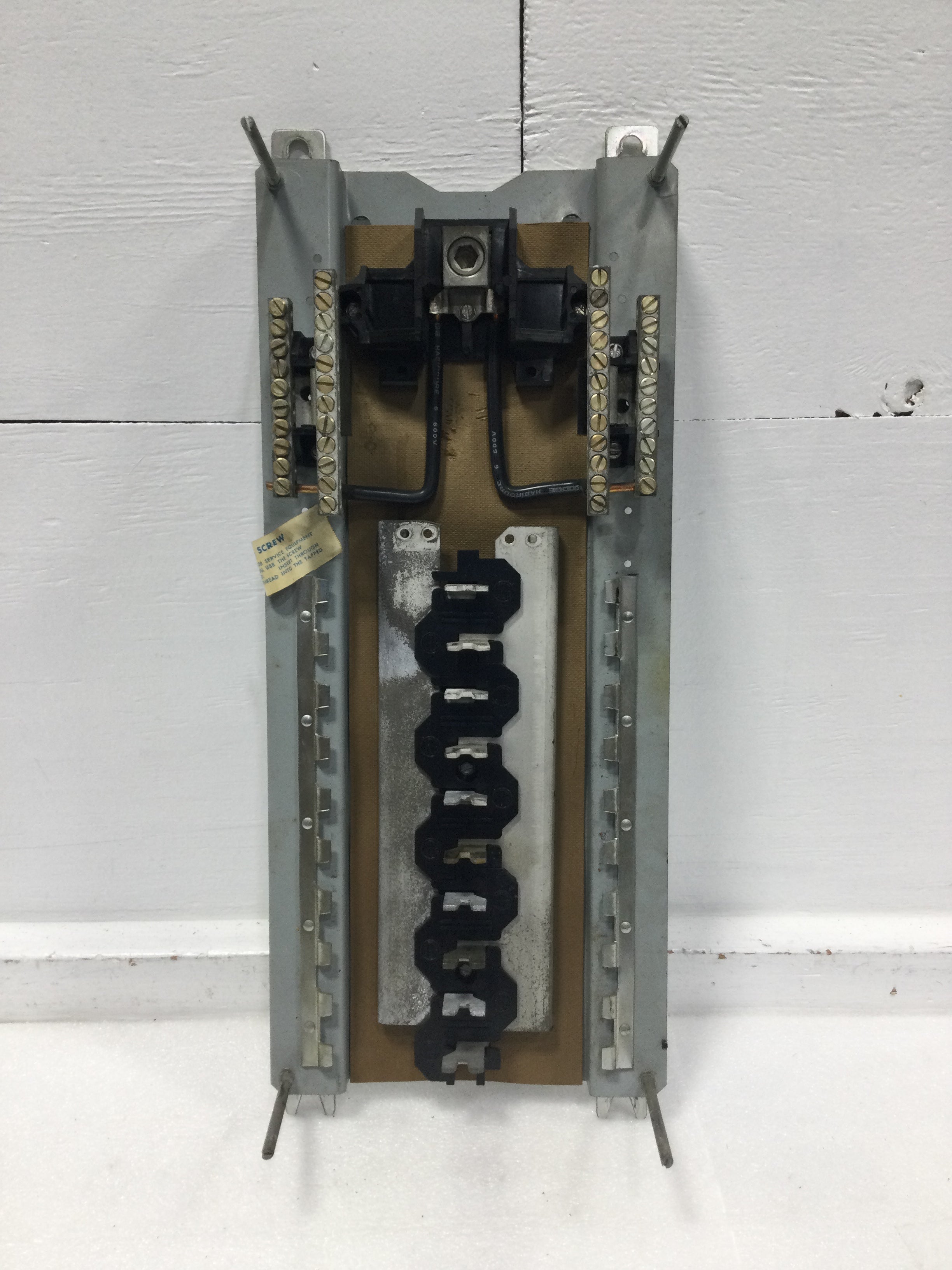ITE EQ20MBB 200A Slotted 20 Space 120/240V Load Center Guts Only 19" x