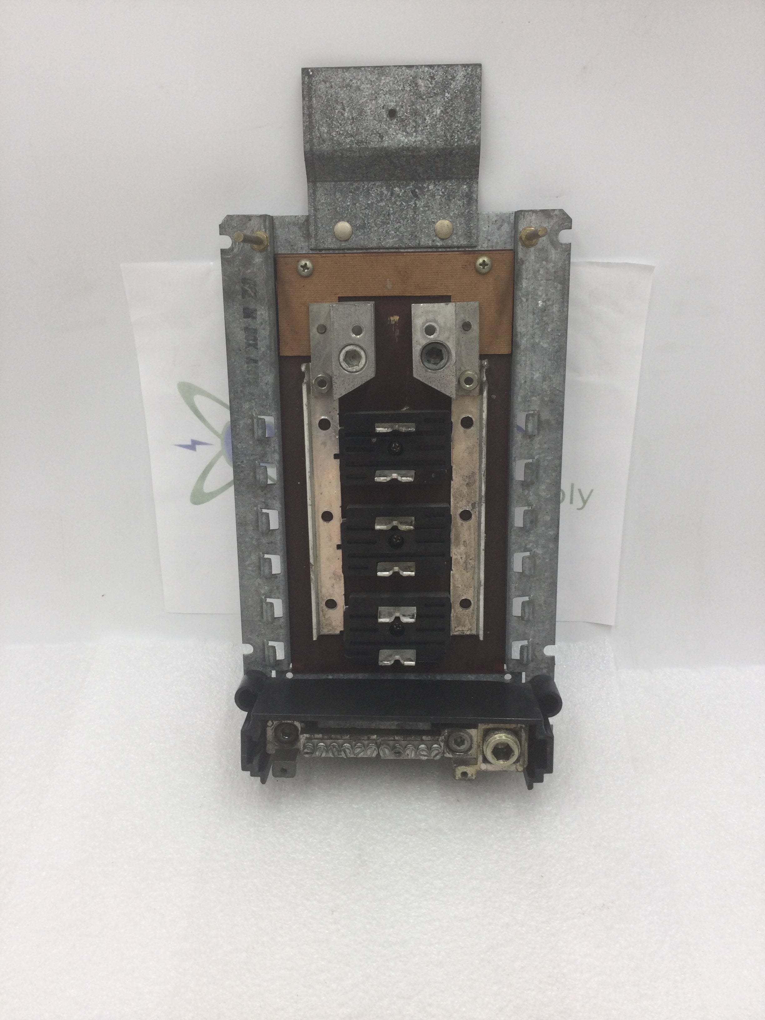 ITE/Gould/Zinsco 200 Amp 6 Space/12 Circuit 120/240 VAC Load Center Gu