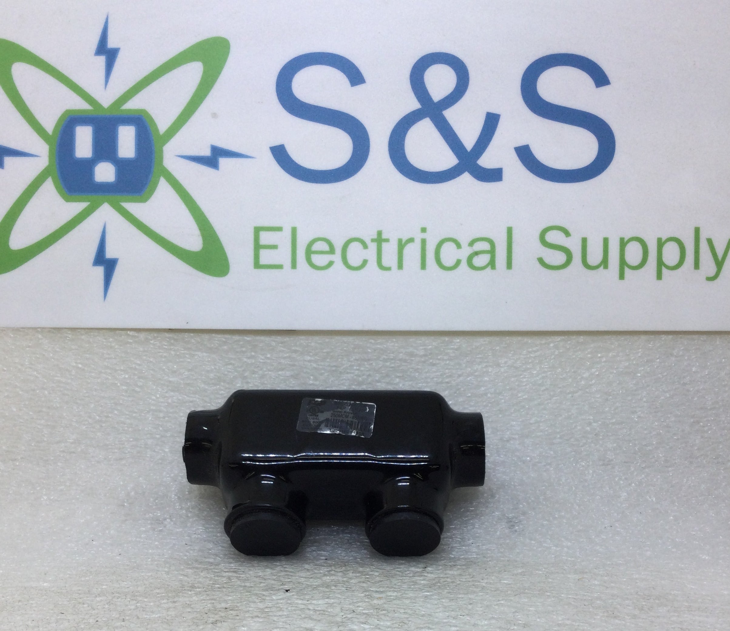 F4P ISR250 UV Black One-Way Multi-Tap 250 Connector