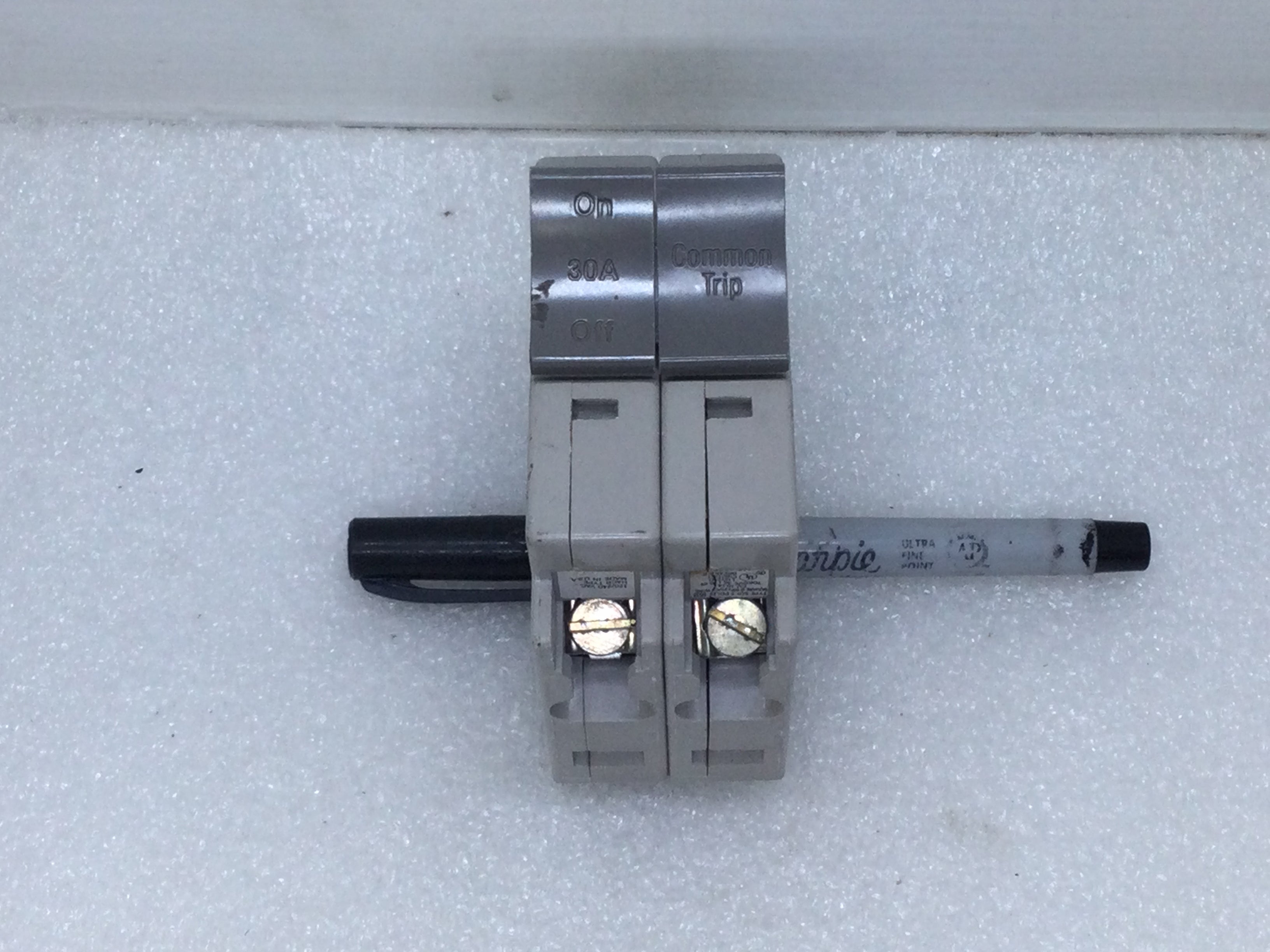 Square D SDT230 120/240VAC 30 Amp 2 Pole Type SDT Accessory Circuit Br