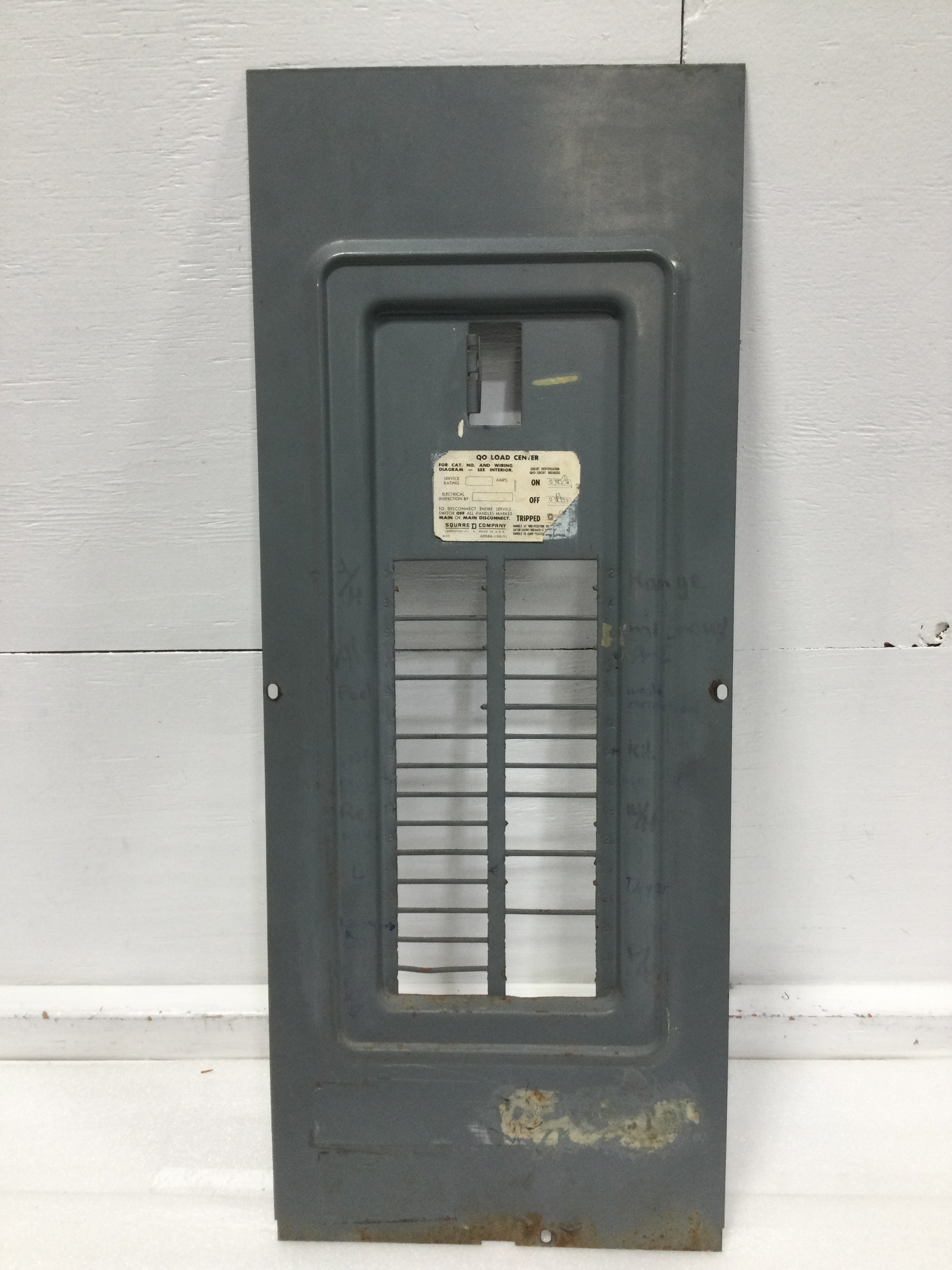 Square D QON3040MW200 30 Space 120/240V Dead Front w/Main 29 1/4" x 11