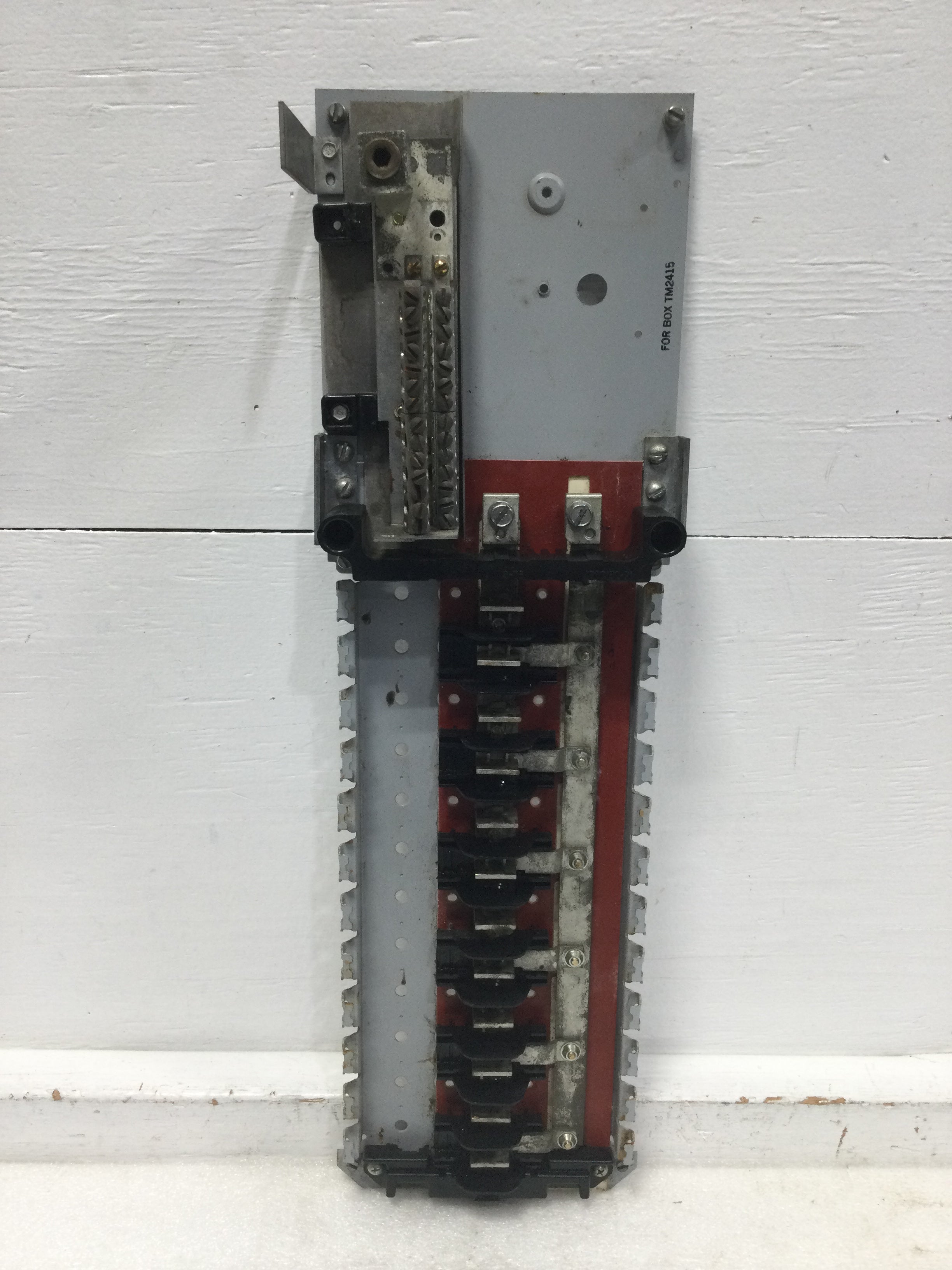 GE TM2415 150 Amp 12 Space/24 Circuit 120/240V Load Center Guts Only 6