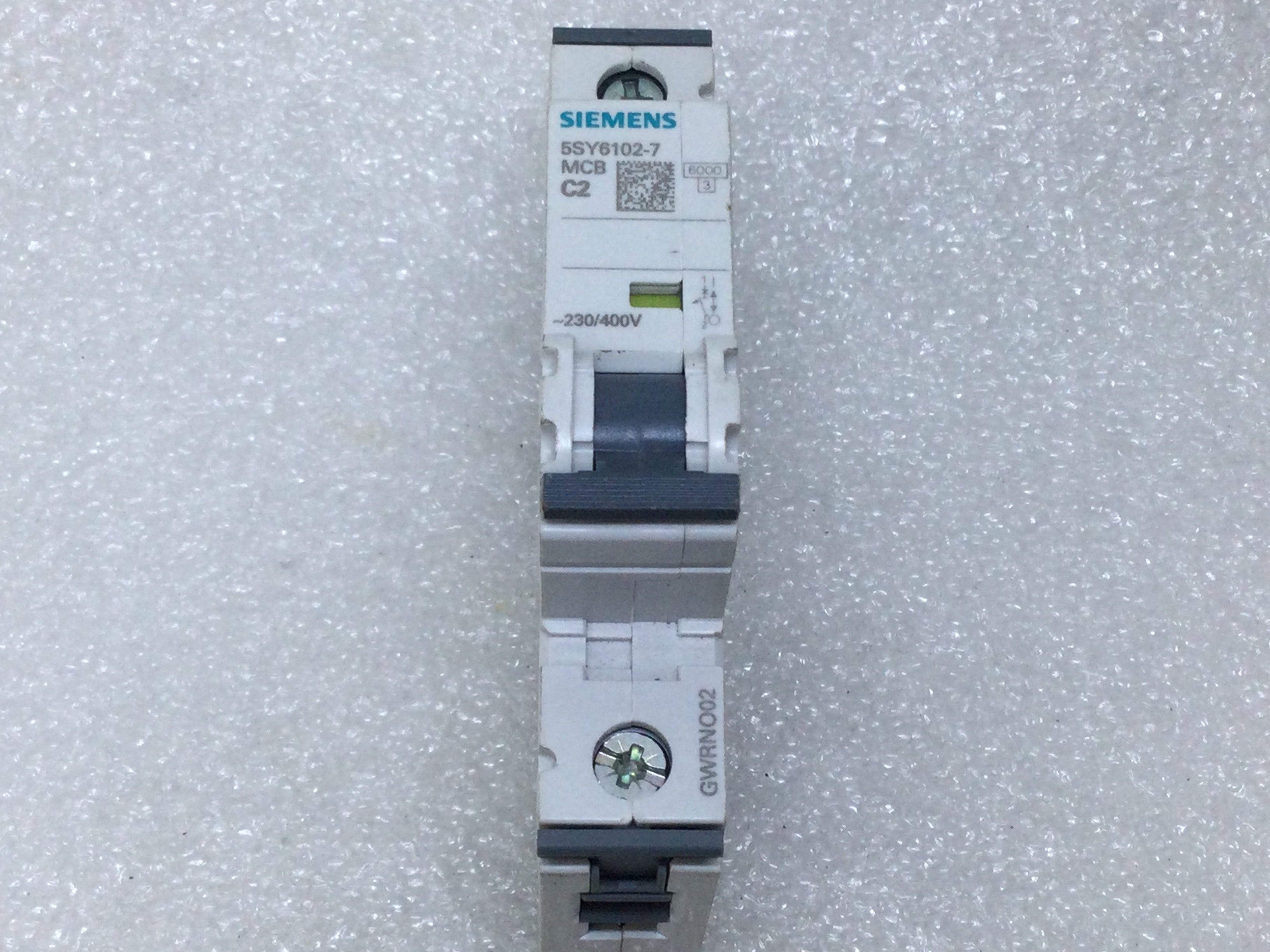 Siemens 5SY6102-7 Miniature Circuit Breaker, 1-Pole, 2A, Curve C, D=70