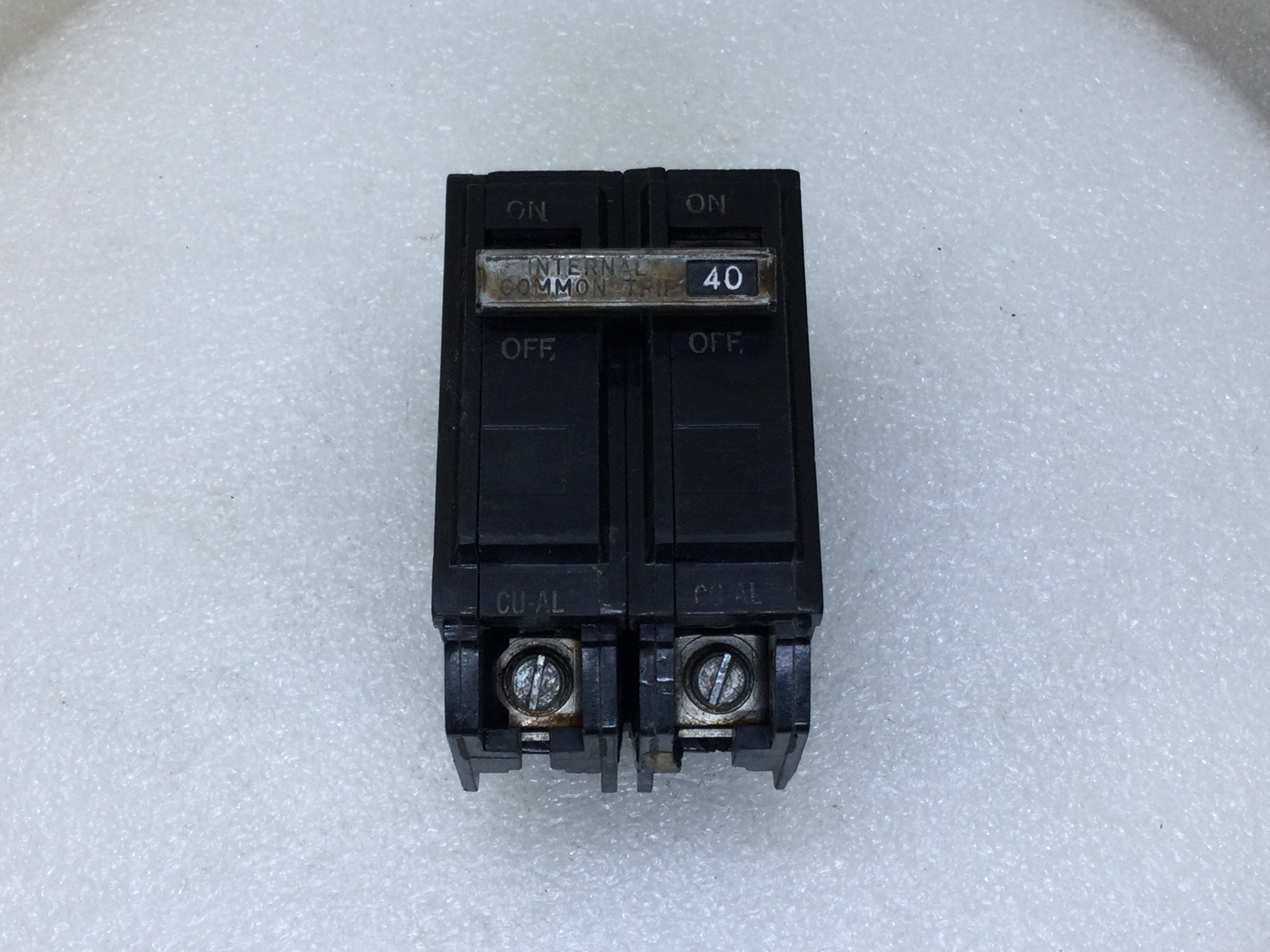 General Electric THQL2140 40 Amp 2 Pole 120/240V Circuit Breaker - Cos