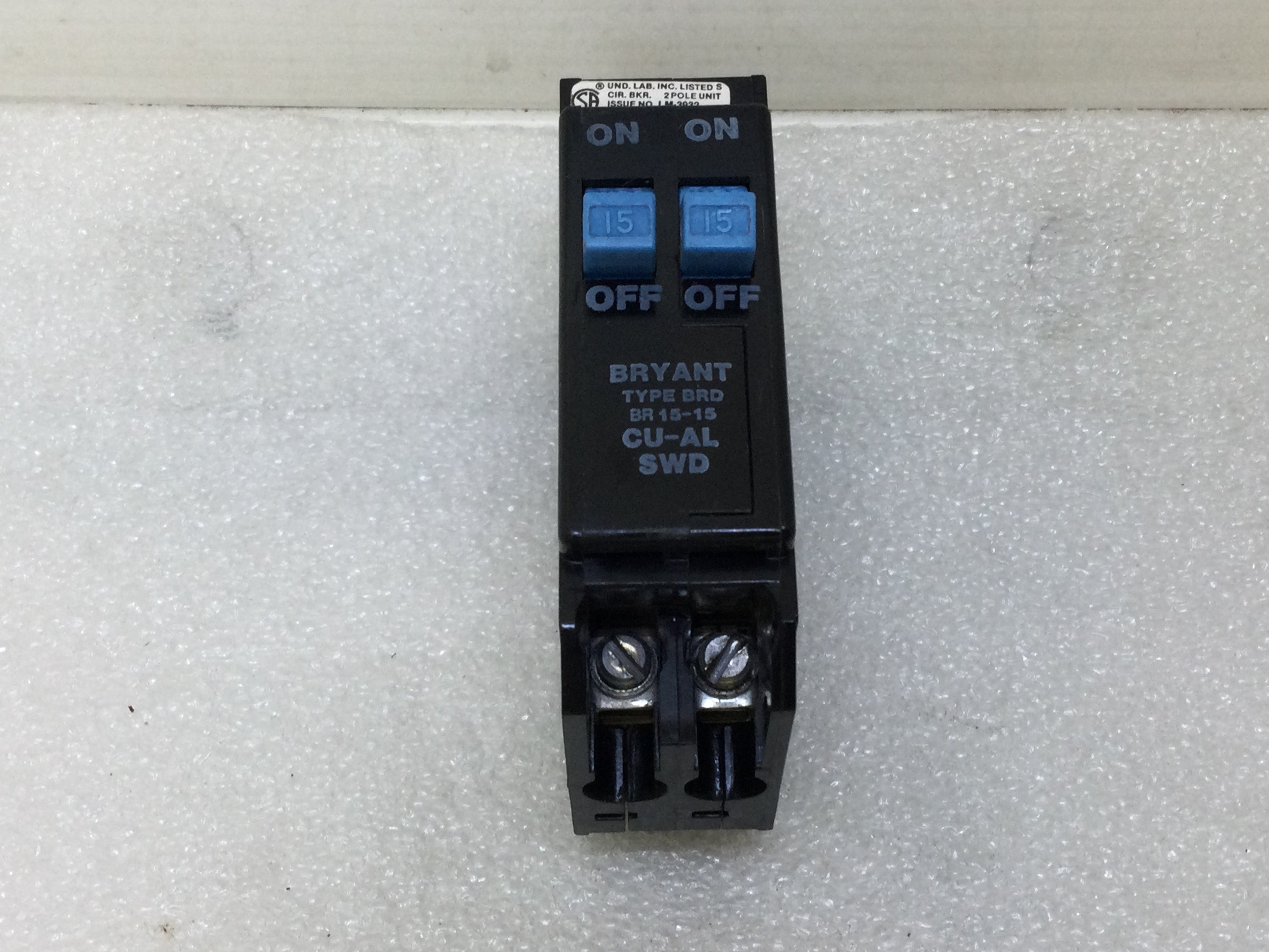 Bryant BR1515 Single Pole 15A Tandem 15A-15A Circuit Breaker Type BRD