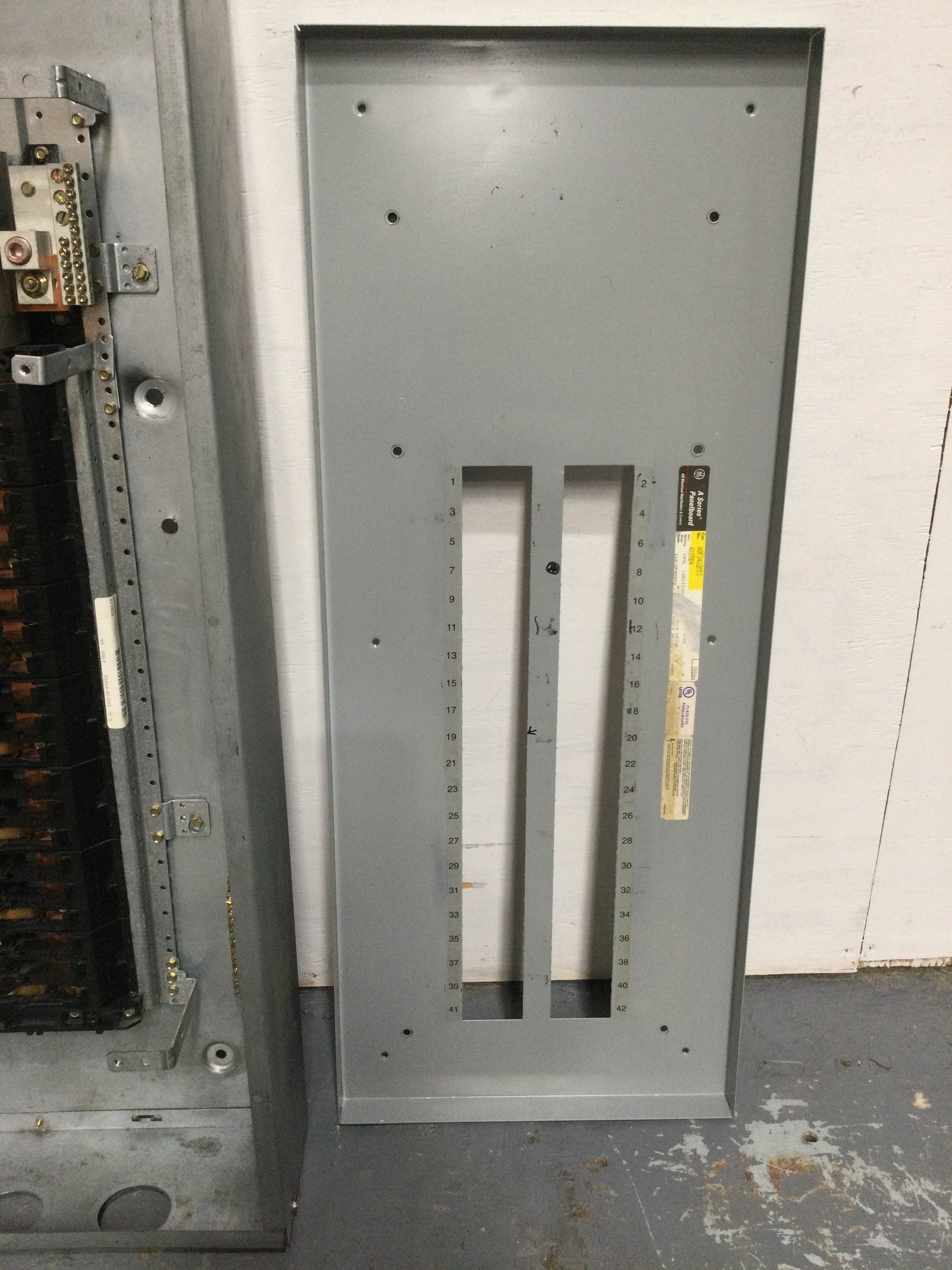GE General Electric AQF3422MTX AXS5B4 Panel Board, 225A, 120/208V Main