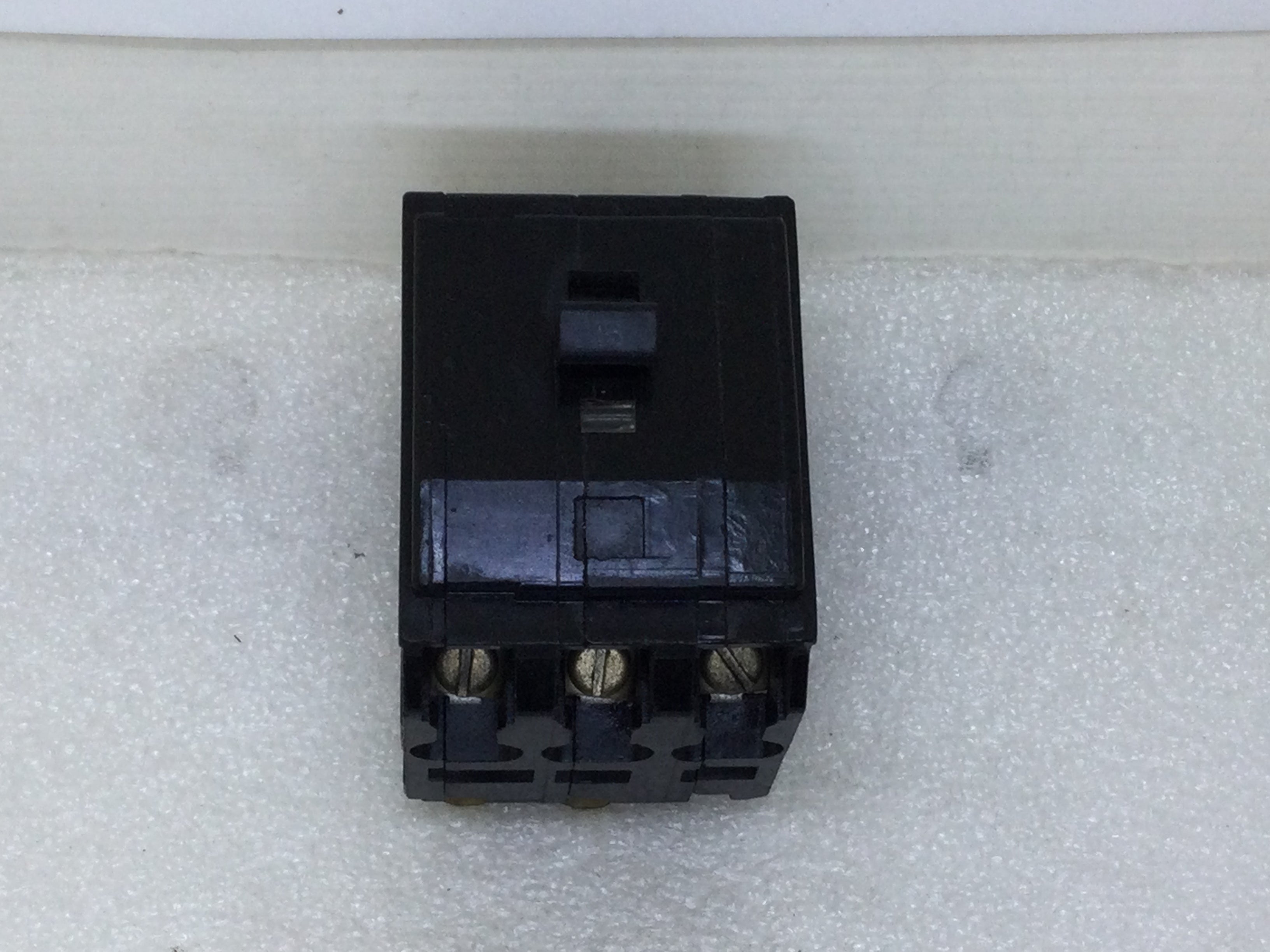 Square D QOB315 15 Amp 3 Pole 240v Molded Case Circuit Breaker - Black