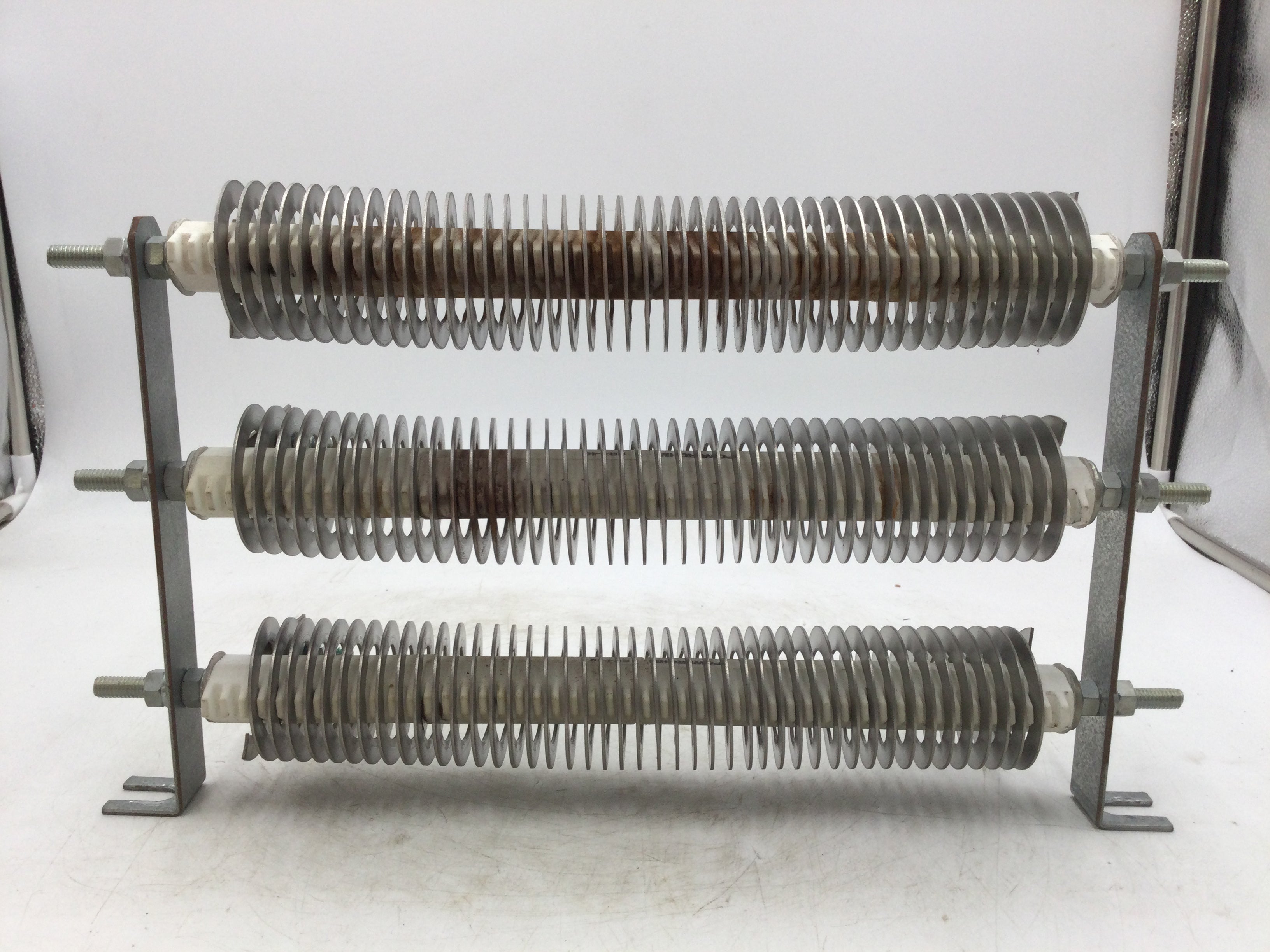 Powerohm ER4-40 Resistor Voltage Rating: 600 VAC. Resistance Tolerance