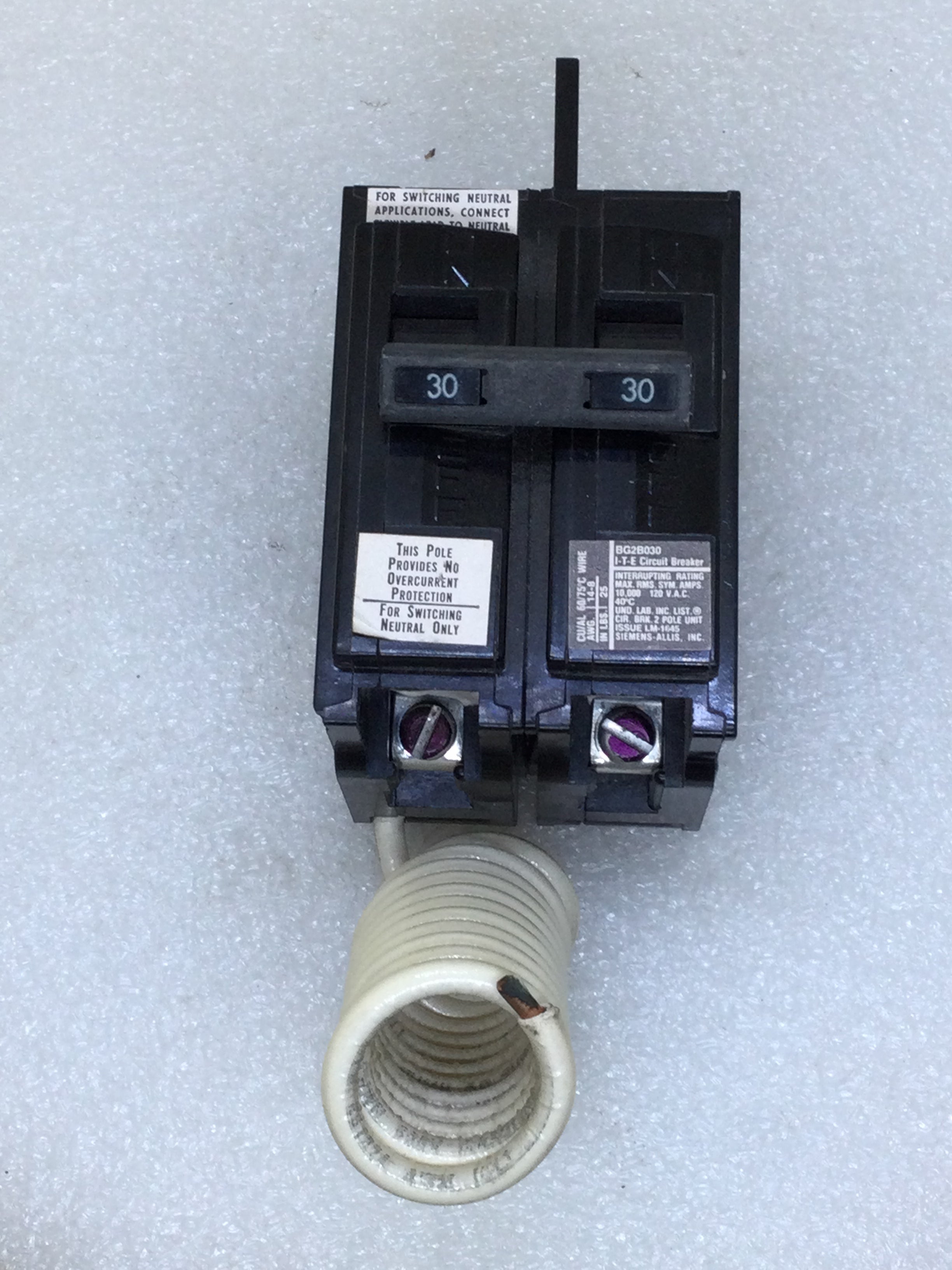 ITE/Siemens BG2B030 30 Amp 2 Pole 120V Switched Neutral Bolt-On Breake