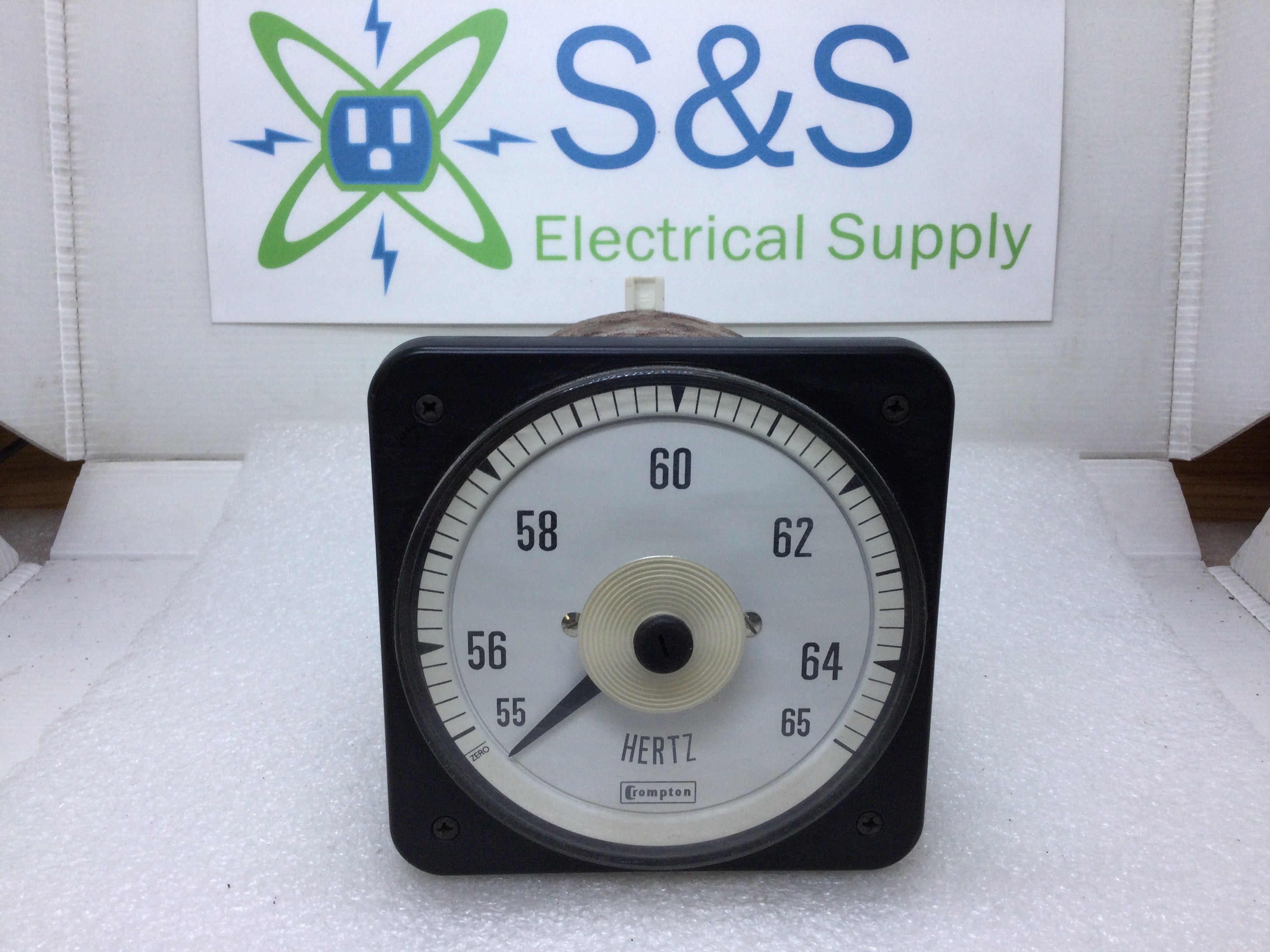 Crompton 077-41LA-PNAN-AN Switchboard Frequency Hertz Meter 110-130V A