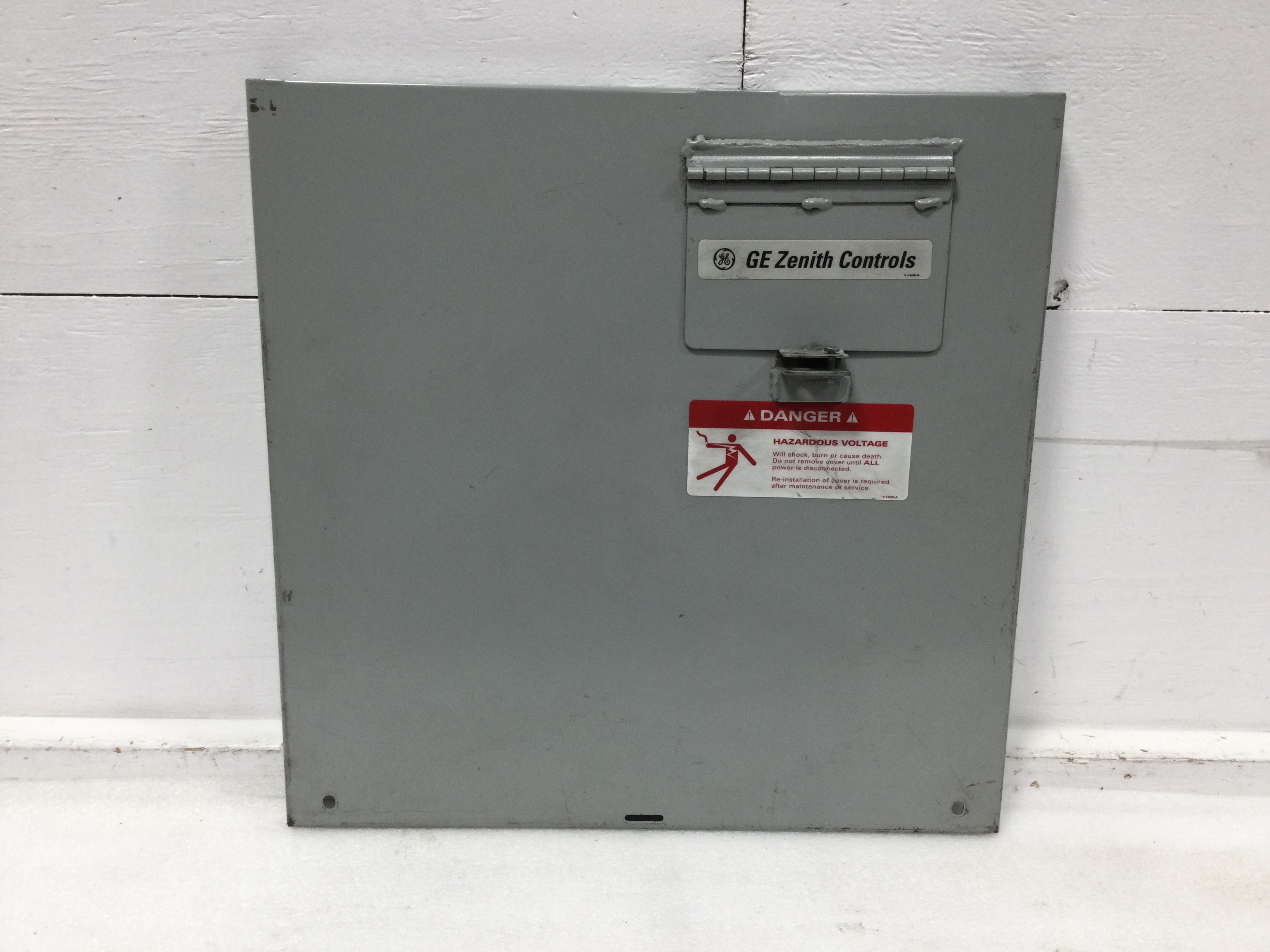 GE Zenith Controls Front Cover Only for 100 Amp Type A Transfer Switch
