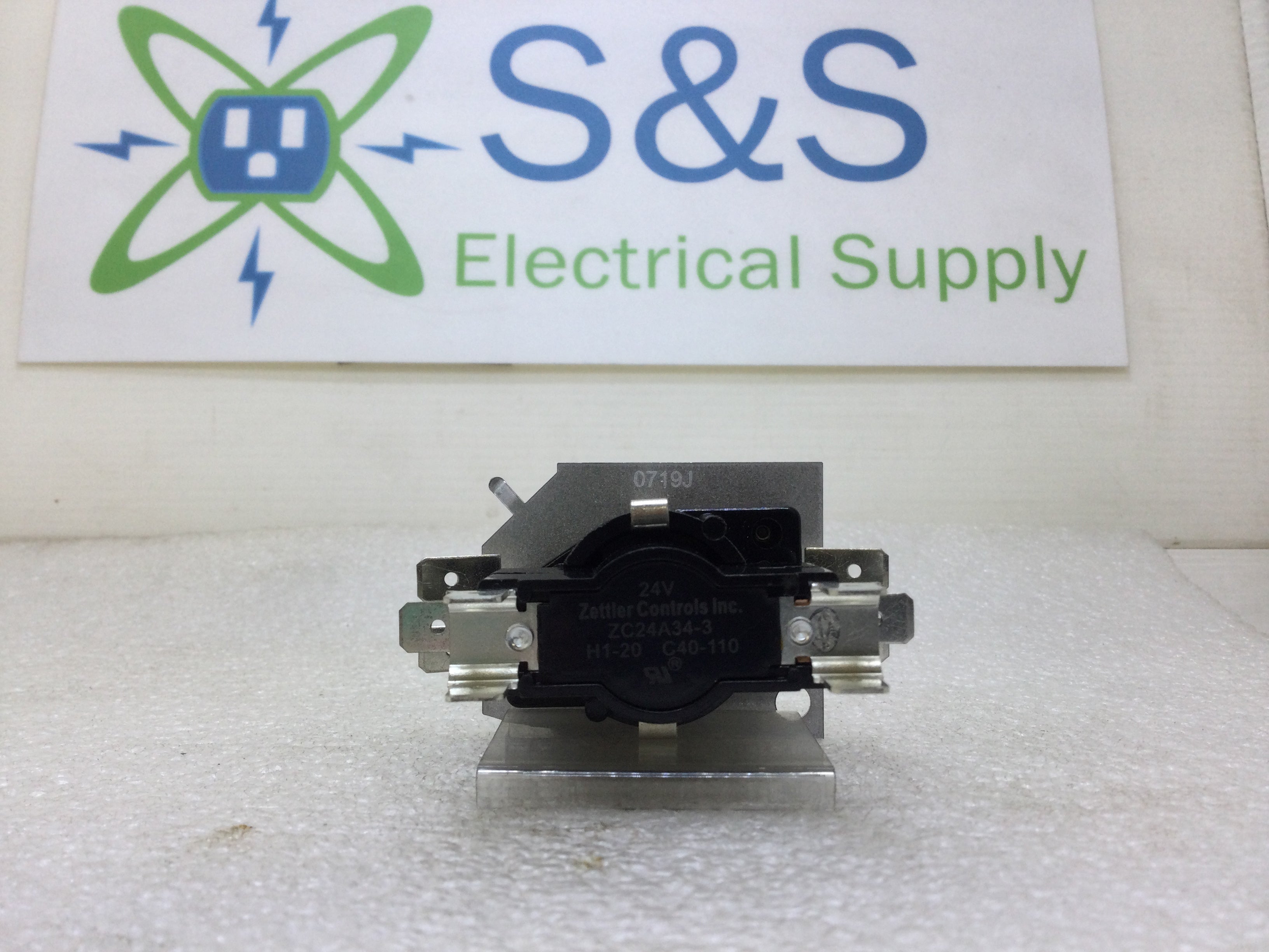 Zettler Controls ZC24A34-3 24 VAC Two Switch Furnace/Heat Sequencer