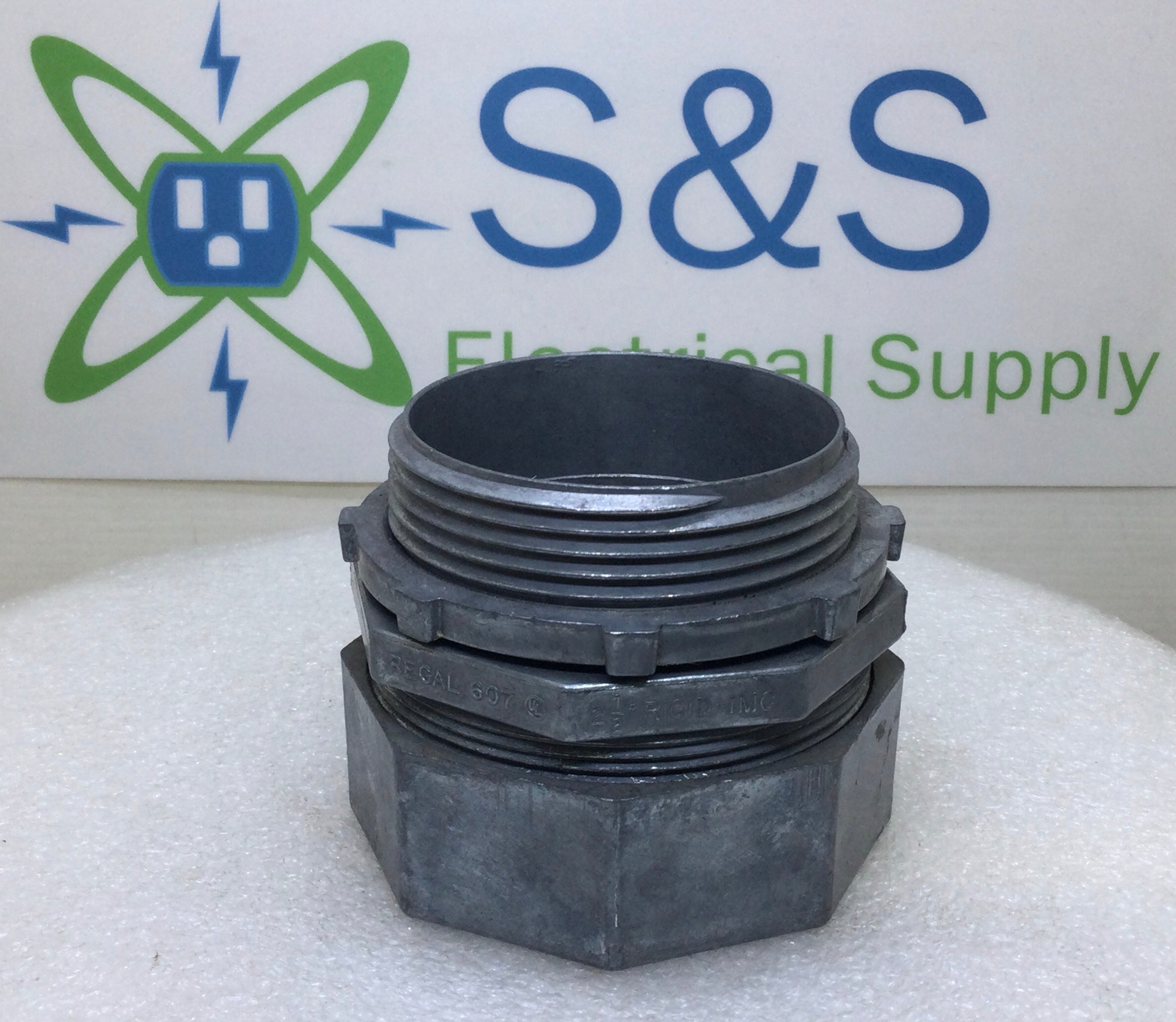 Regal 607 2 1/2" Rigid IMC Compression Connector Fitting