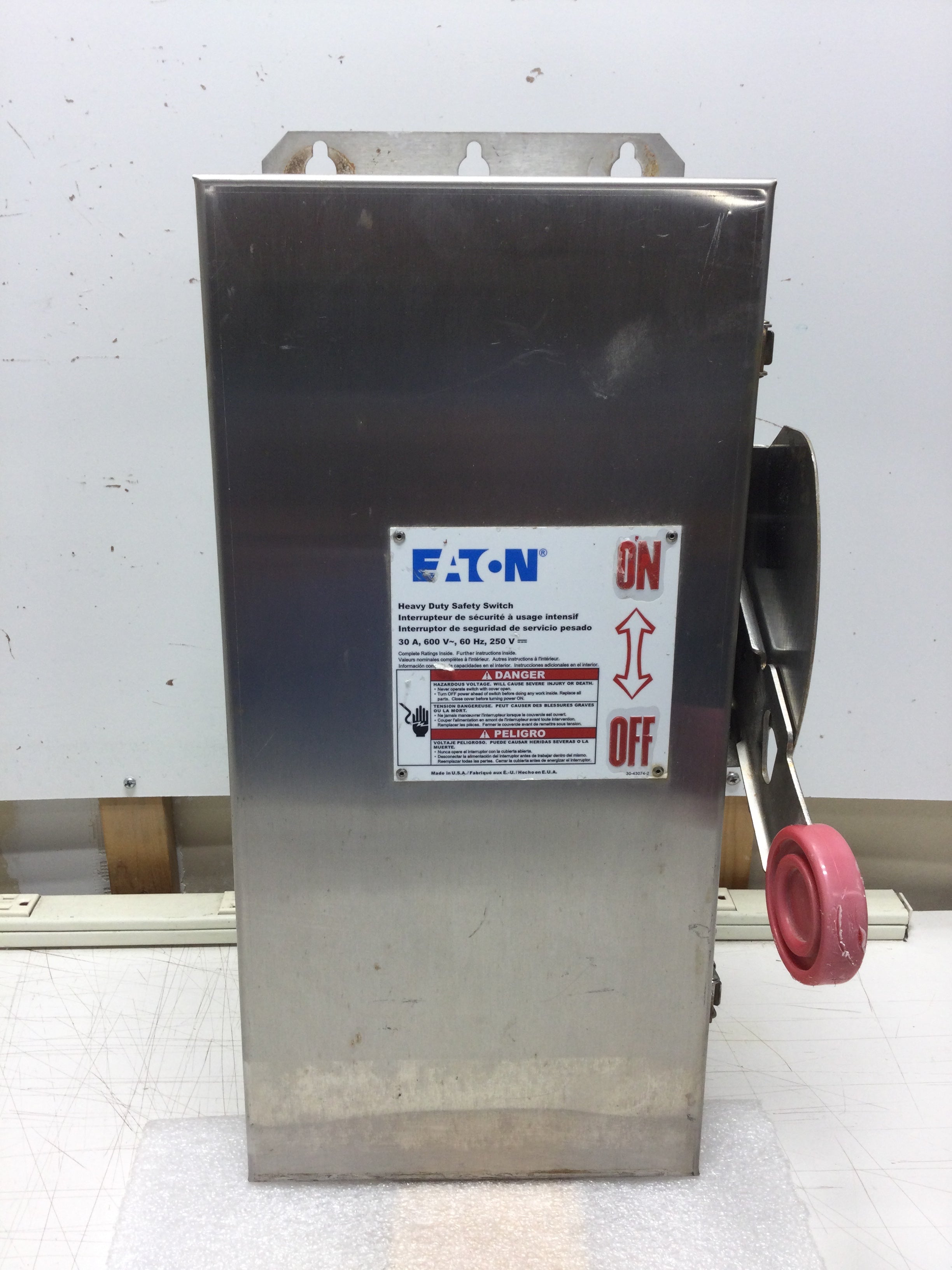 Eaton DH361FWK 30 Amp 3 Pole Nema 4X Fused HD Safety Switch - Stainles