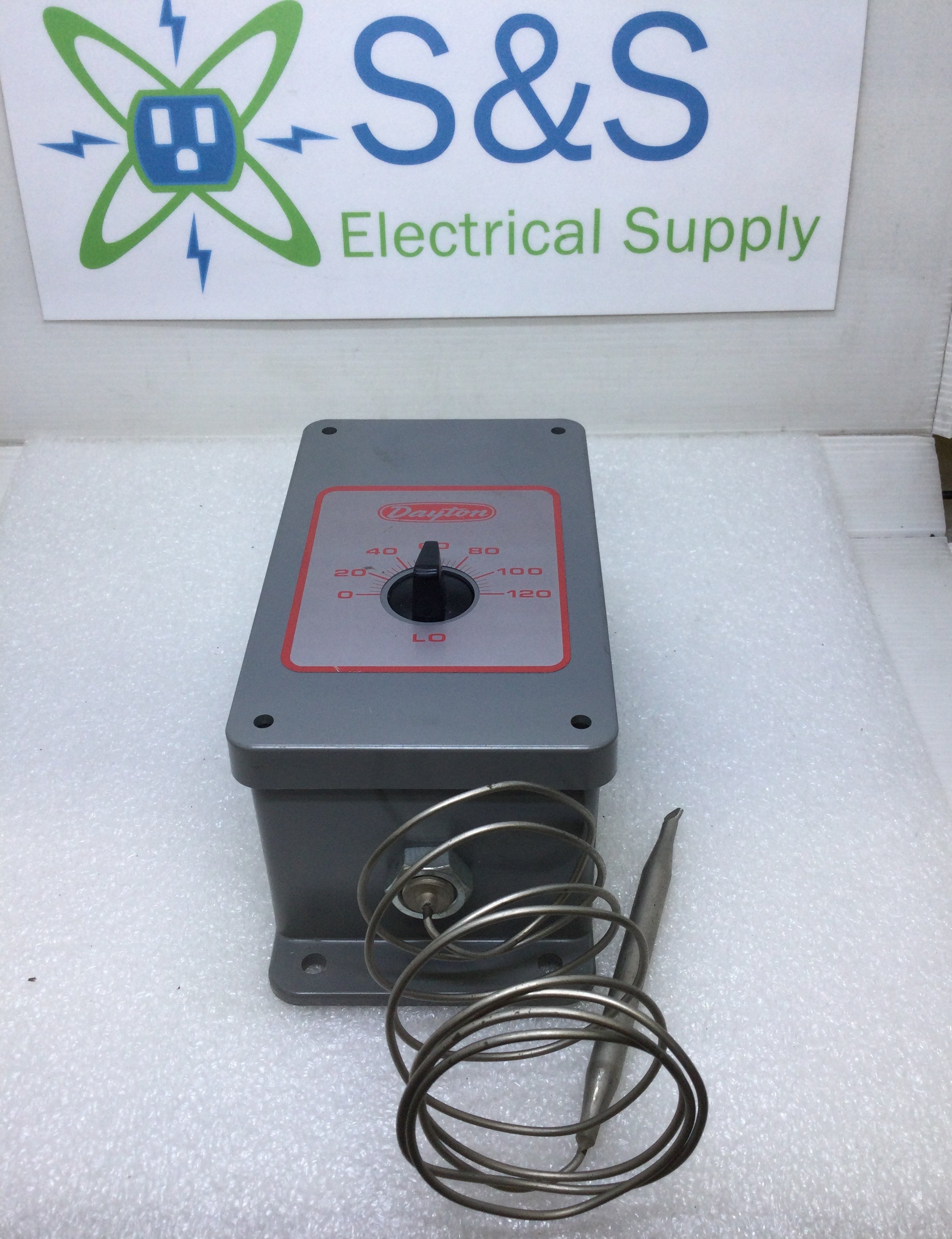 Dayton 2E848 SPDT Temperature Controller 120/208/240/277 VAC 16 Amps N