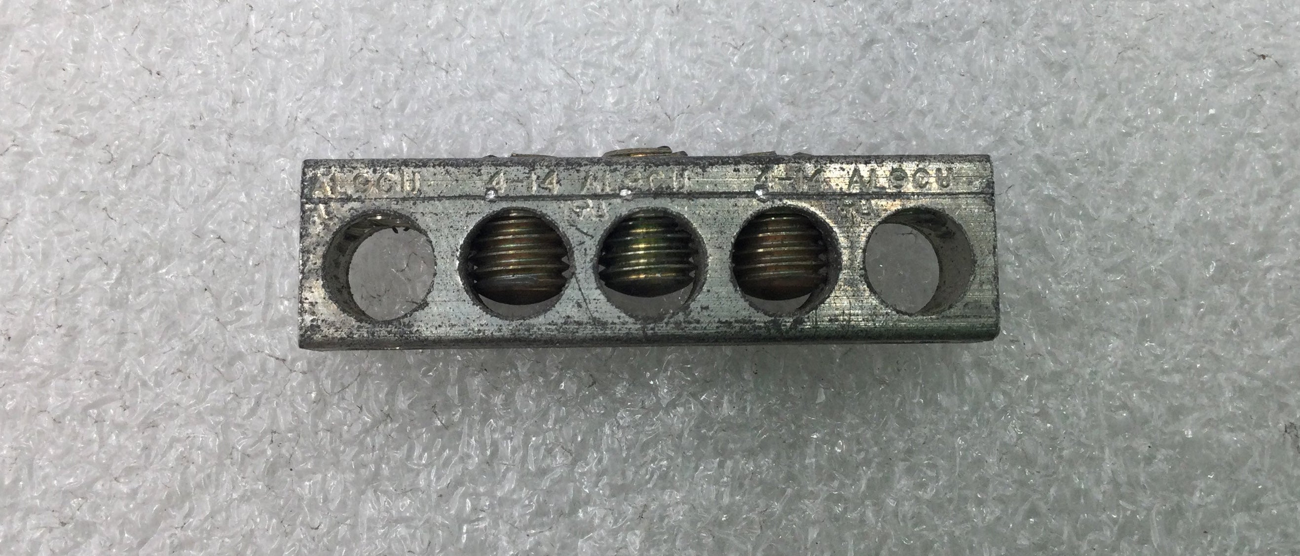 Ilsco NB-17 5 Position 4-14 AWG Grounding Bar 1 5/8" x 3/8"