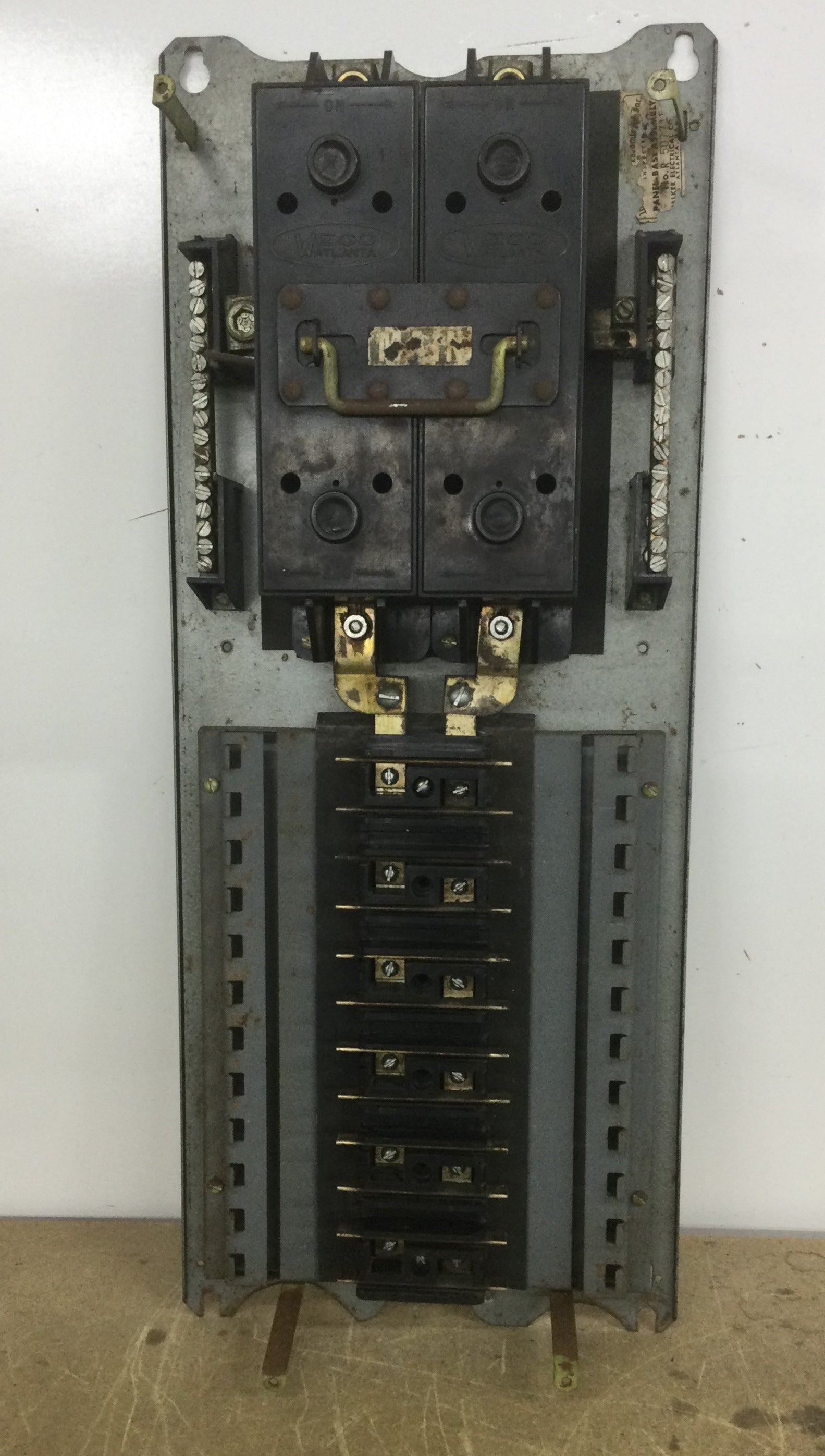 Walker Electric 200 Amp 12 Space/24 Circuit Fuse Panel Breaker Box w/