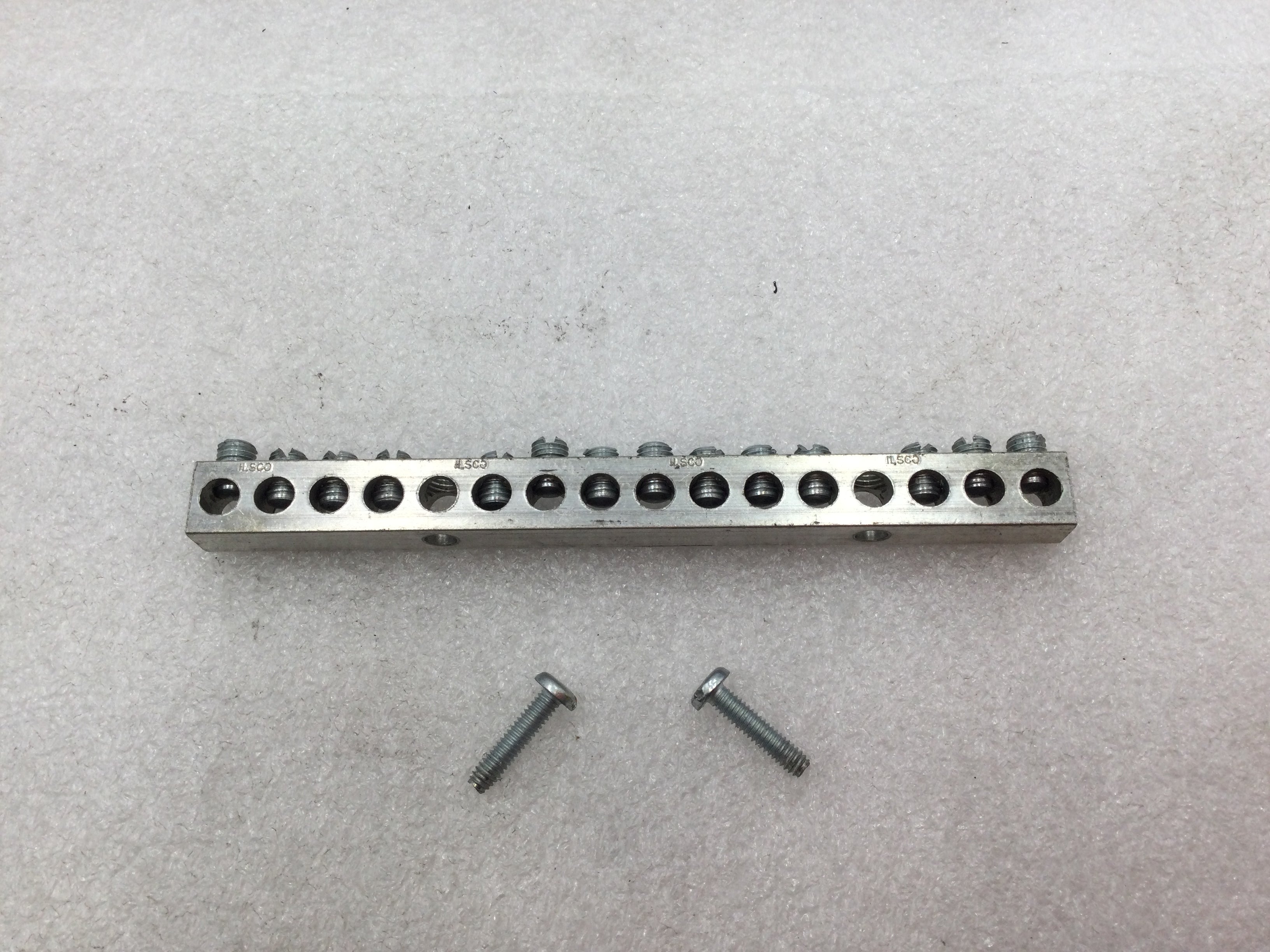 Ilsco 16 Position 4-14 AWG Grounding Bar