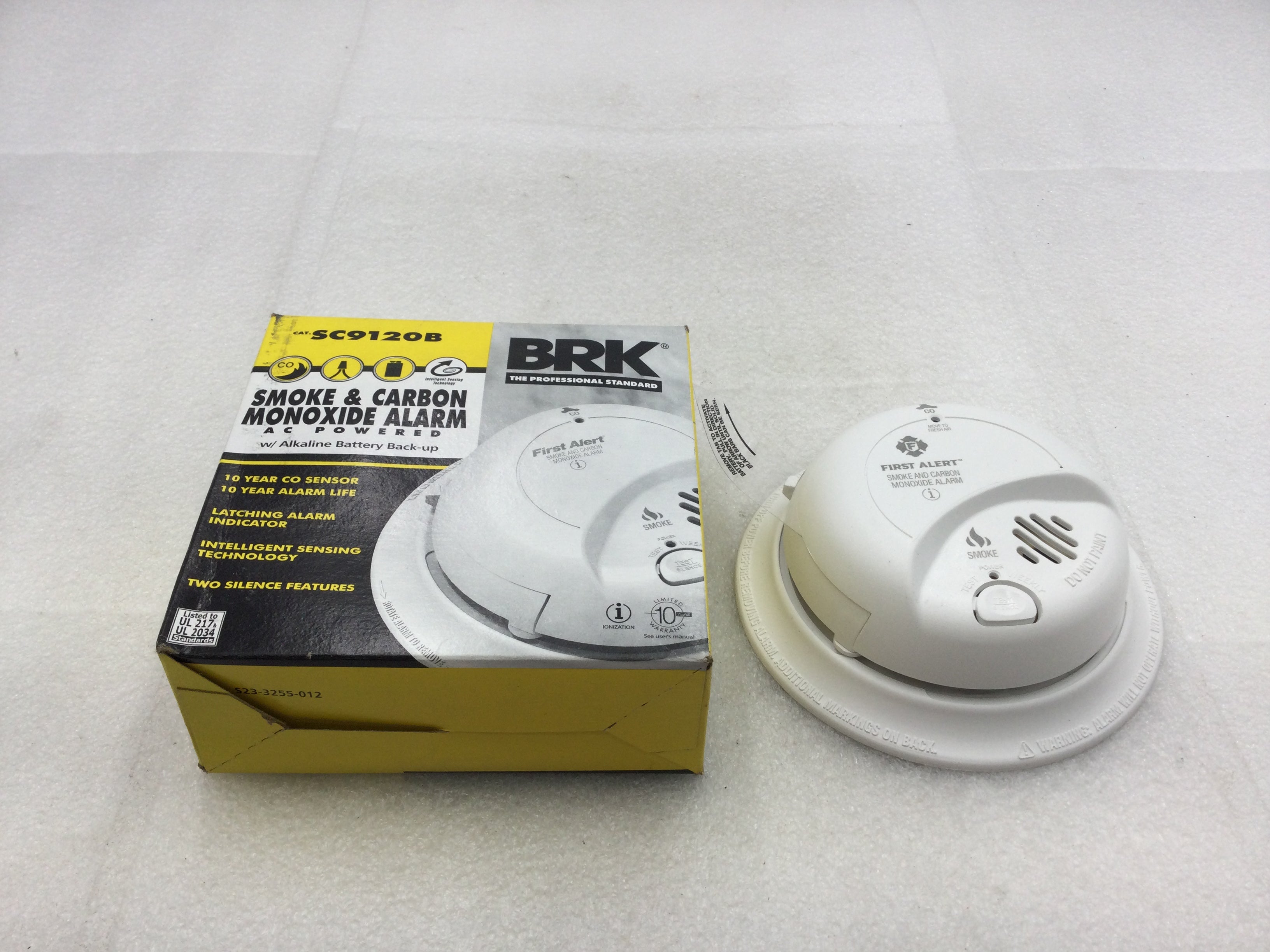 BRK/First Alert SC9120B Smoke and Carbon Monoxide Alarm 120V w/Battery