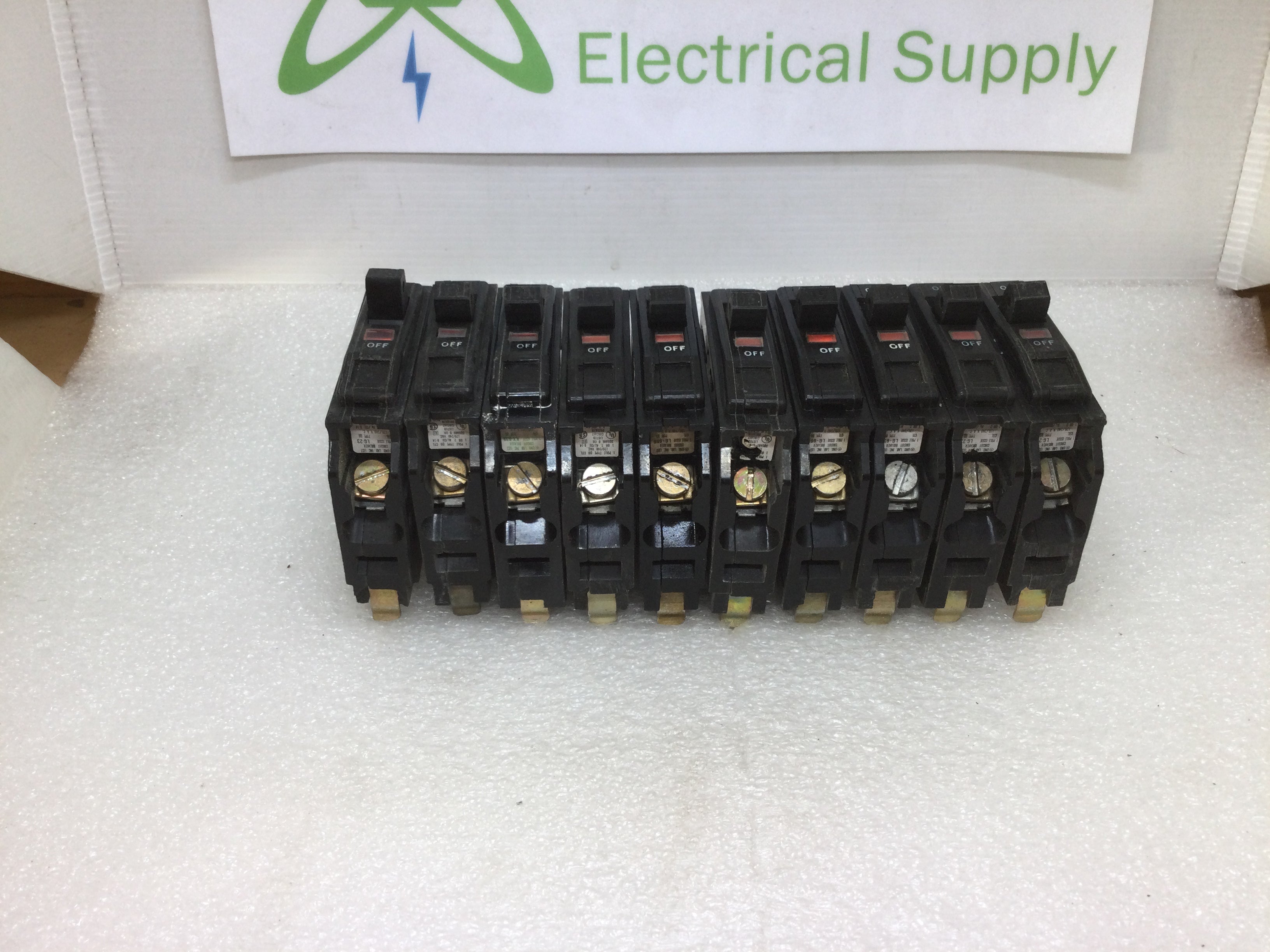 Lot of 10 - Square D QO115 15 Amp 1 Pole 120/240V Circuit Breaker - Bl
