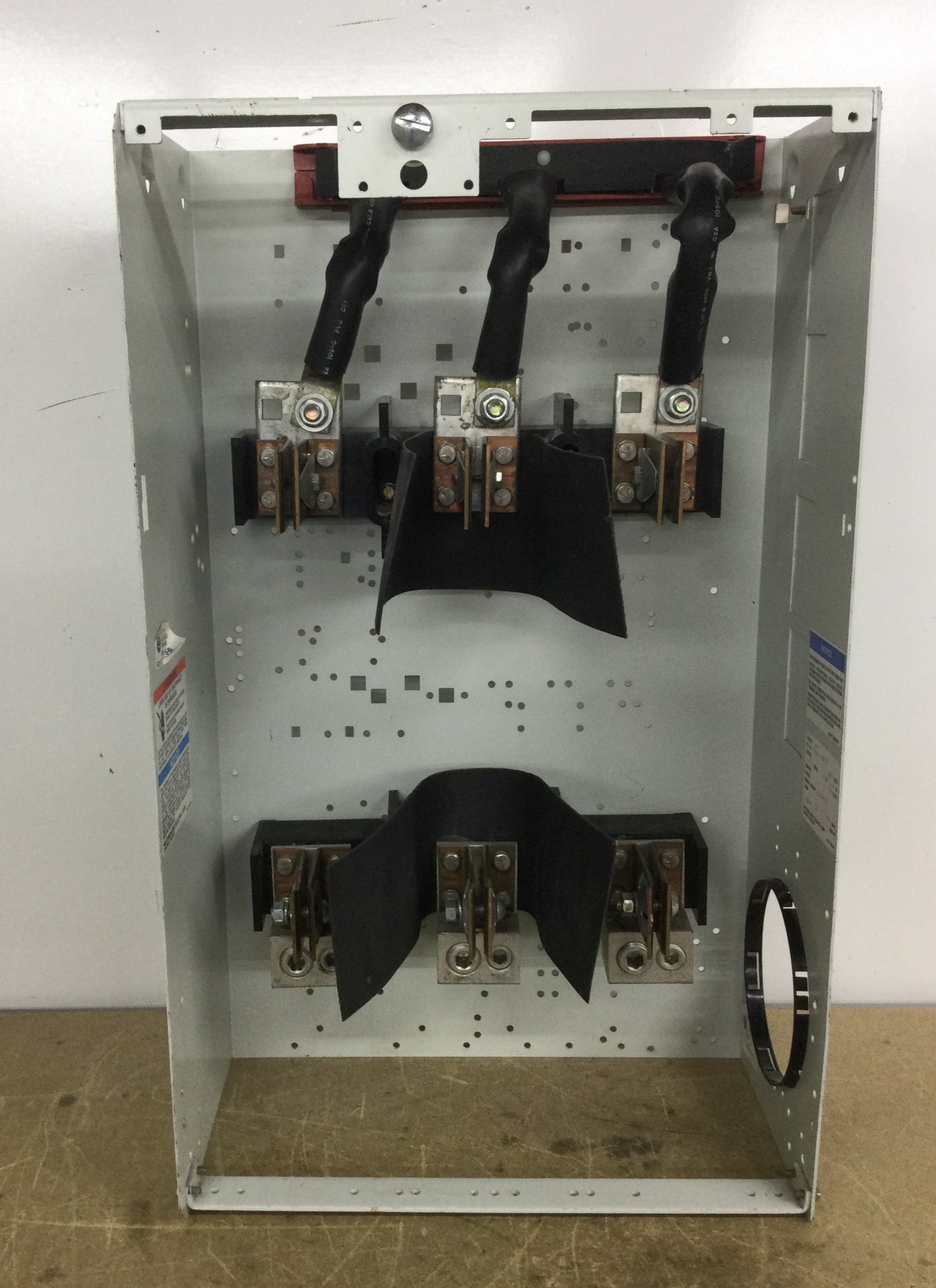 Westinghouse TA86183-5 MCC Main Load/Fuse Center 480VAC 400 Amps 3 Pha