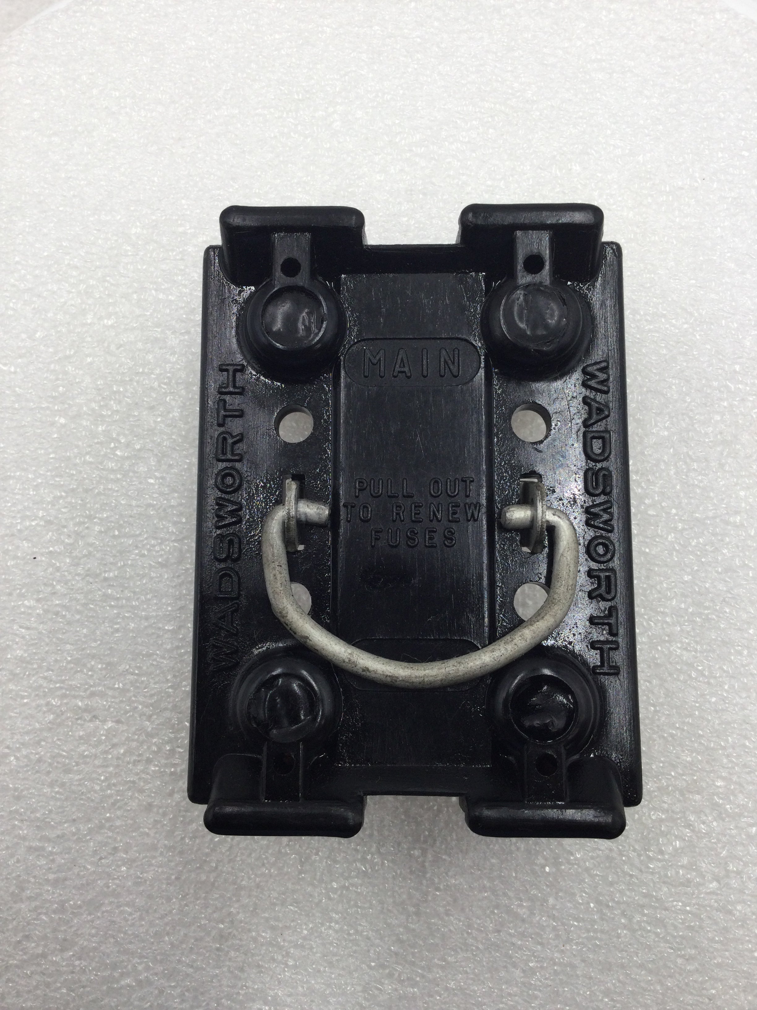 Wadsworth 60 Amp Fuse Holder Push-In /Pull-Out - Main