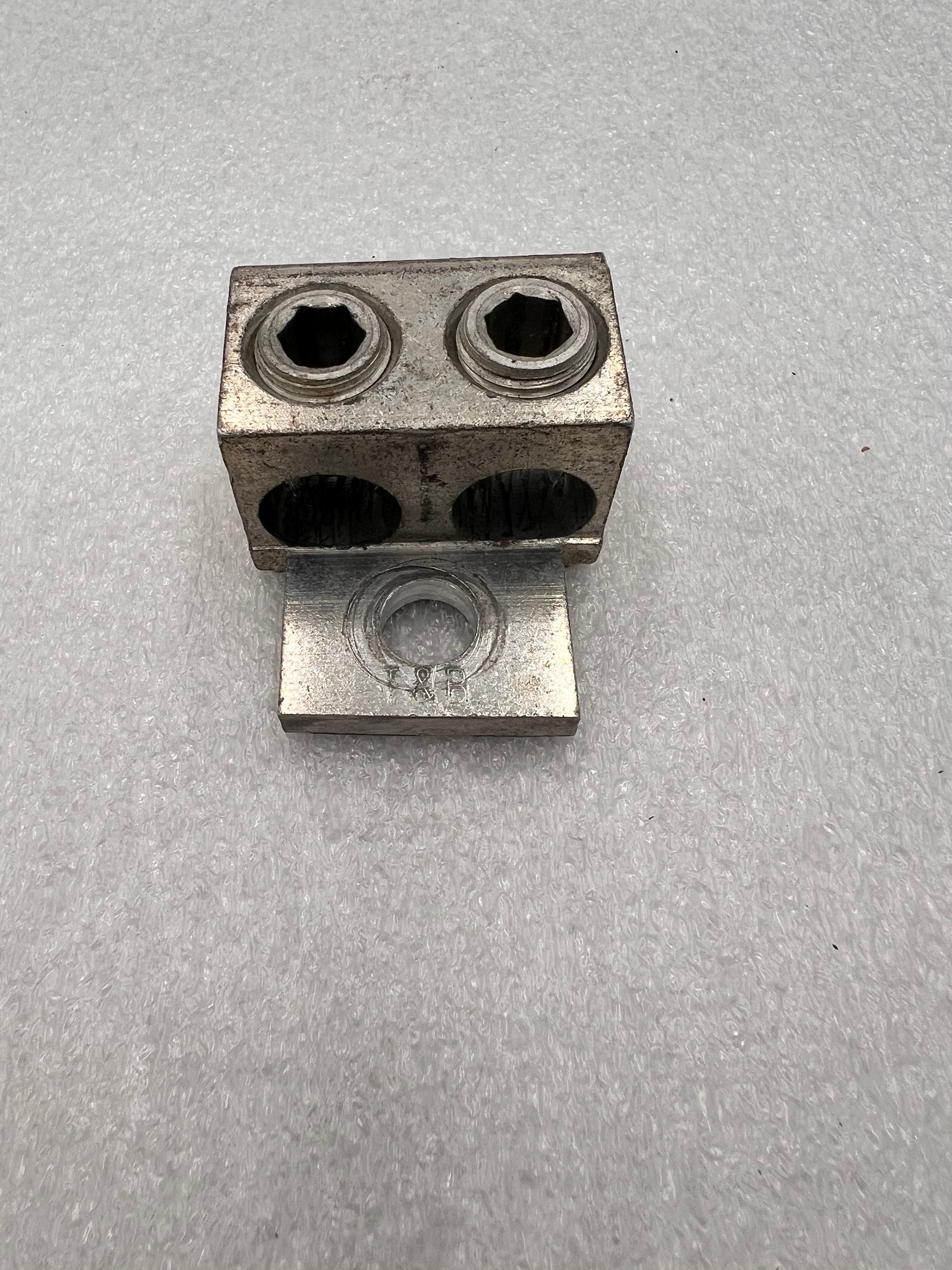T&B Double Barrel Mechanical Lug 6-350 MCM One Hole Mounting Bracket