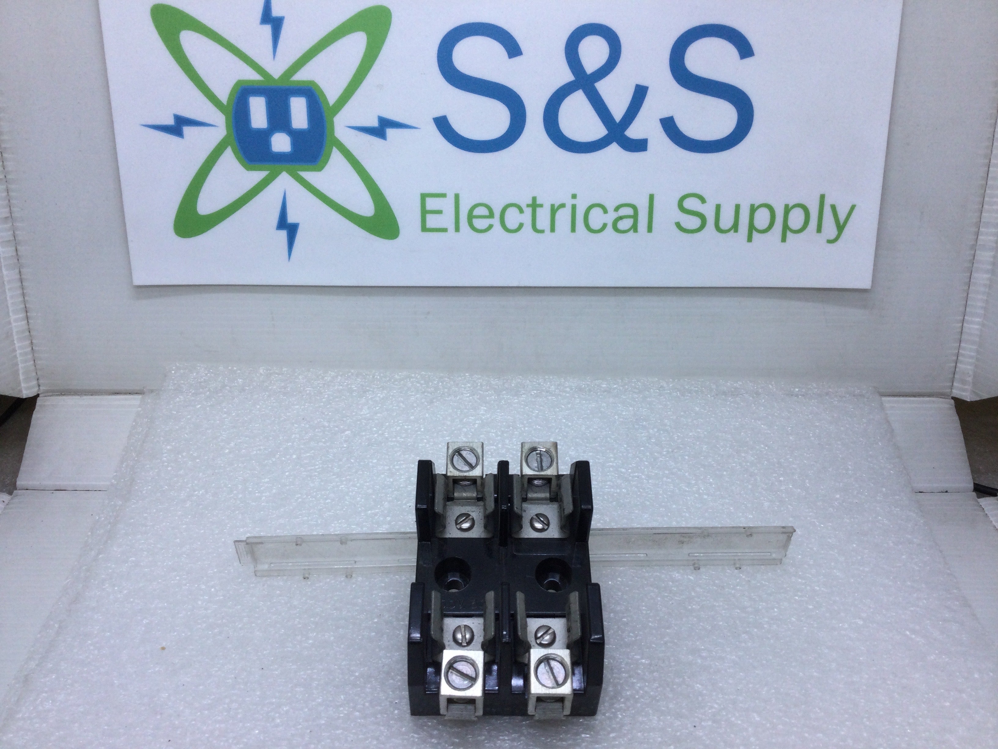 Buss IB0008 Fuse Holder 2-Pole 250V 30 Amp Use Class H Fuse Only