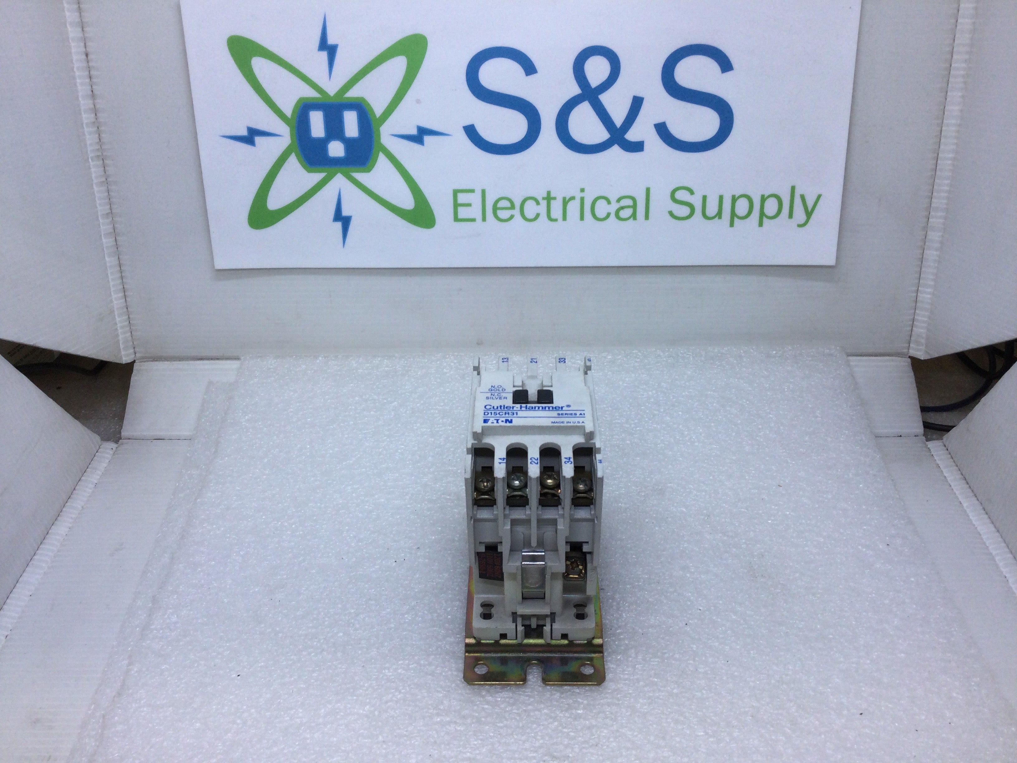 Cutler-Hammer/Eaton D15CR31 Control Relay 6 Amp 600V Series A1