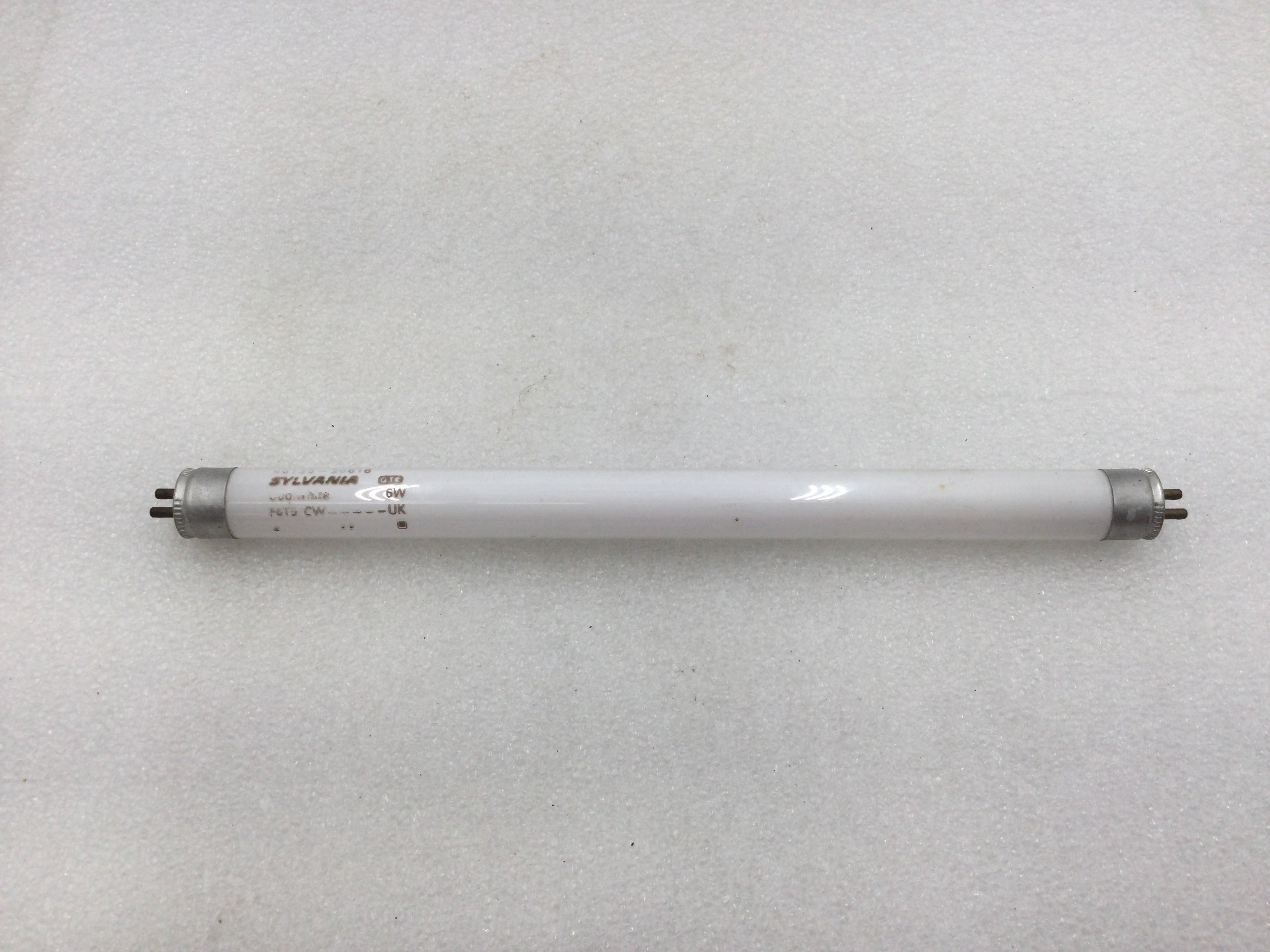 Sylvania F6T5 CW 9" T5 6 Watt Fluorescent Lamp in Cool White