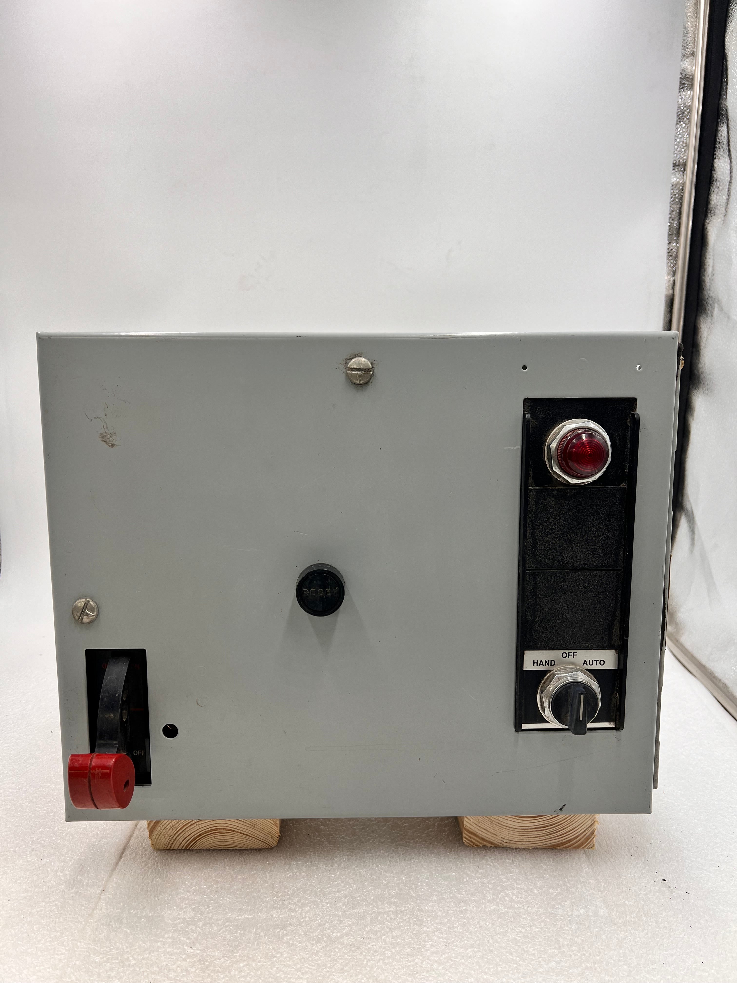 General Electric 8000-Line Control GE Model 8000 GEH-4961 MCC 12" Fusi