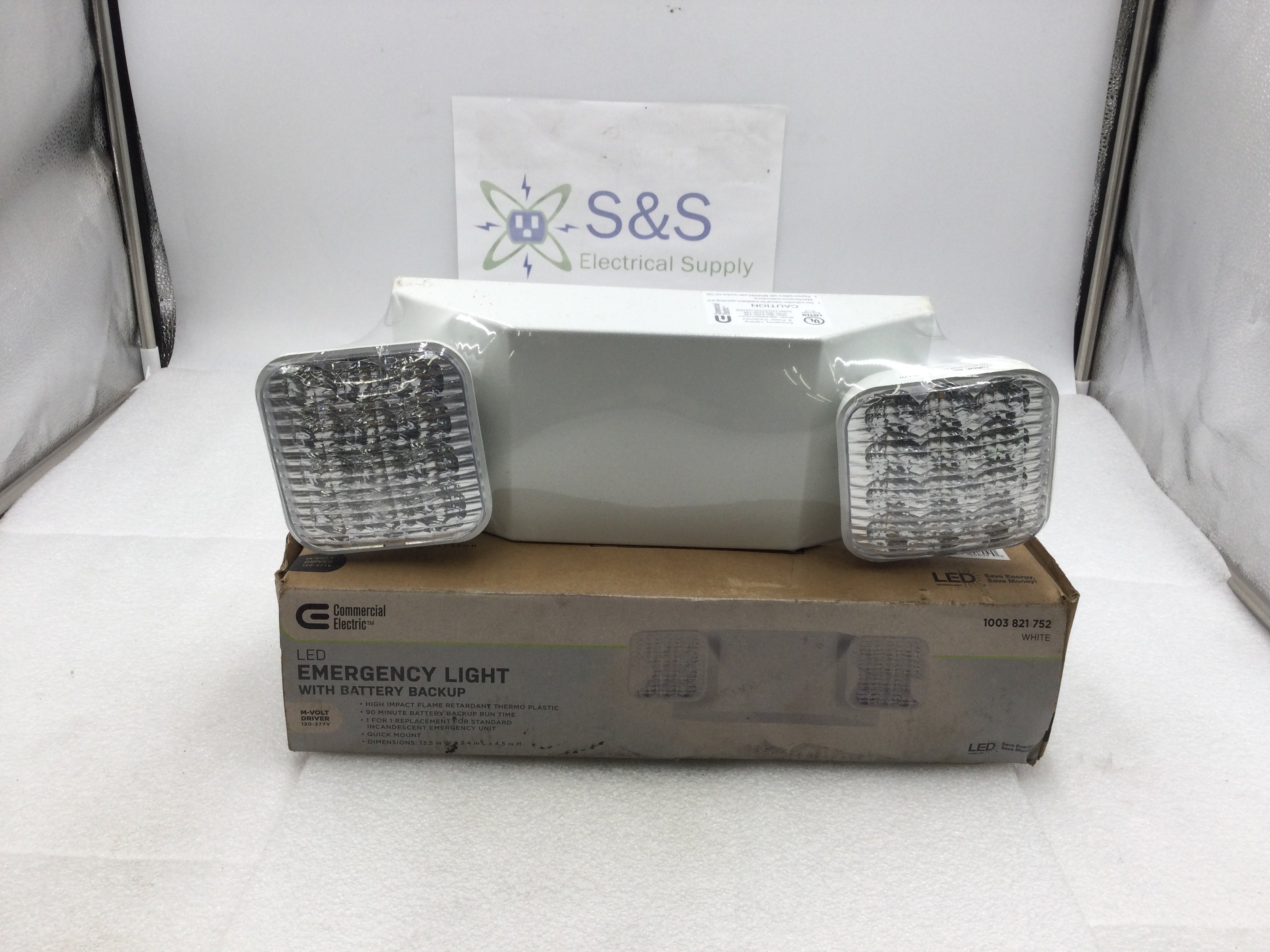 Commercial Electric 1003 821 752 11 Watt LED Emergency Light with Batt