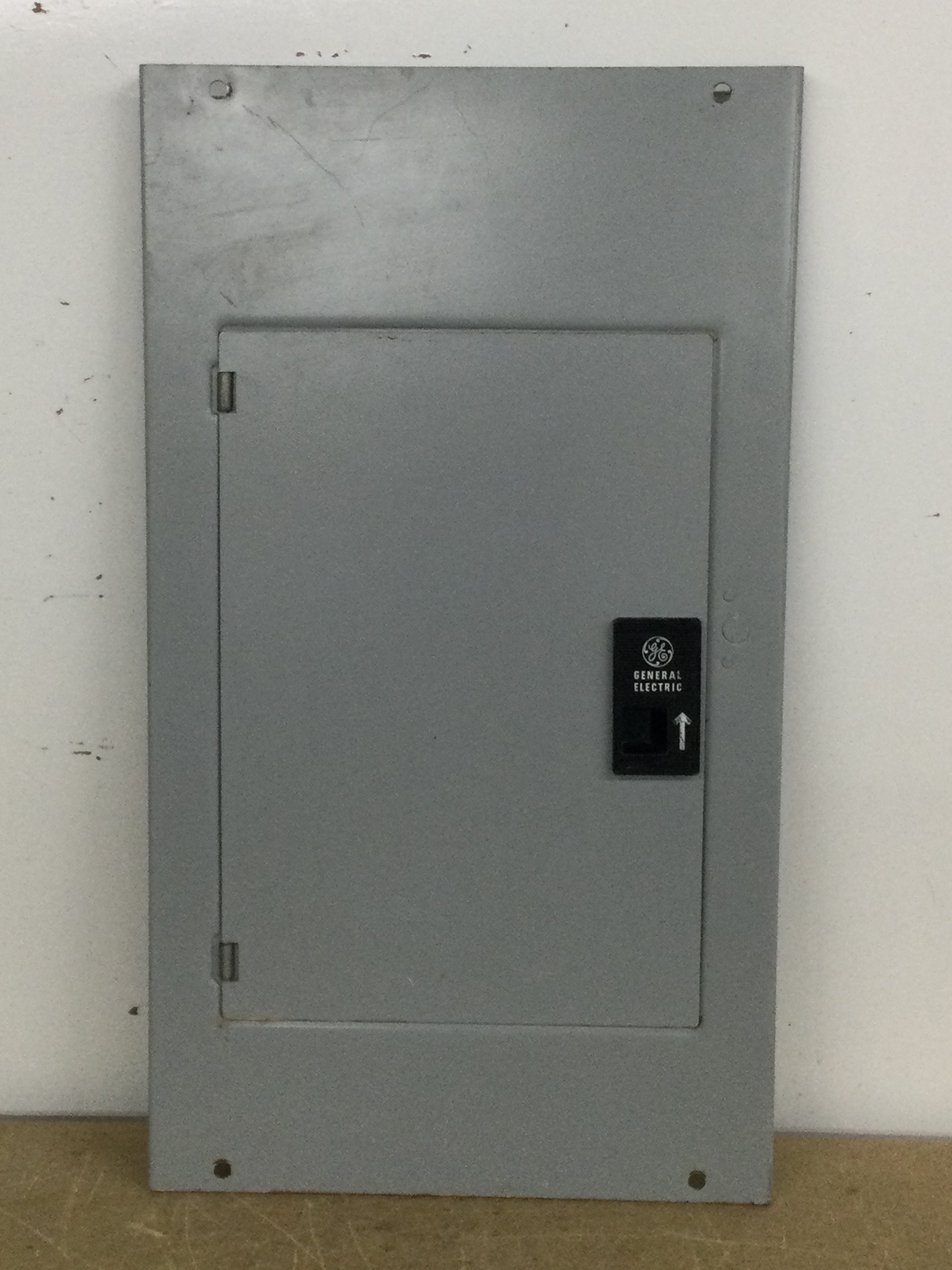 GE General Electric TLM8S 16 Space 125 Amp 120/240v 1Phase 3 Wire Powe