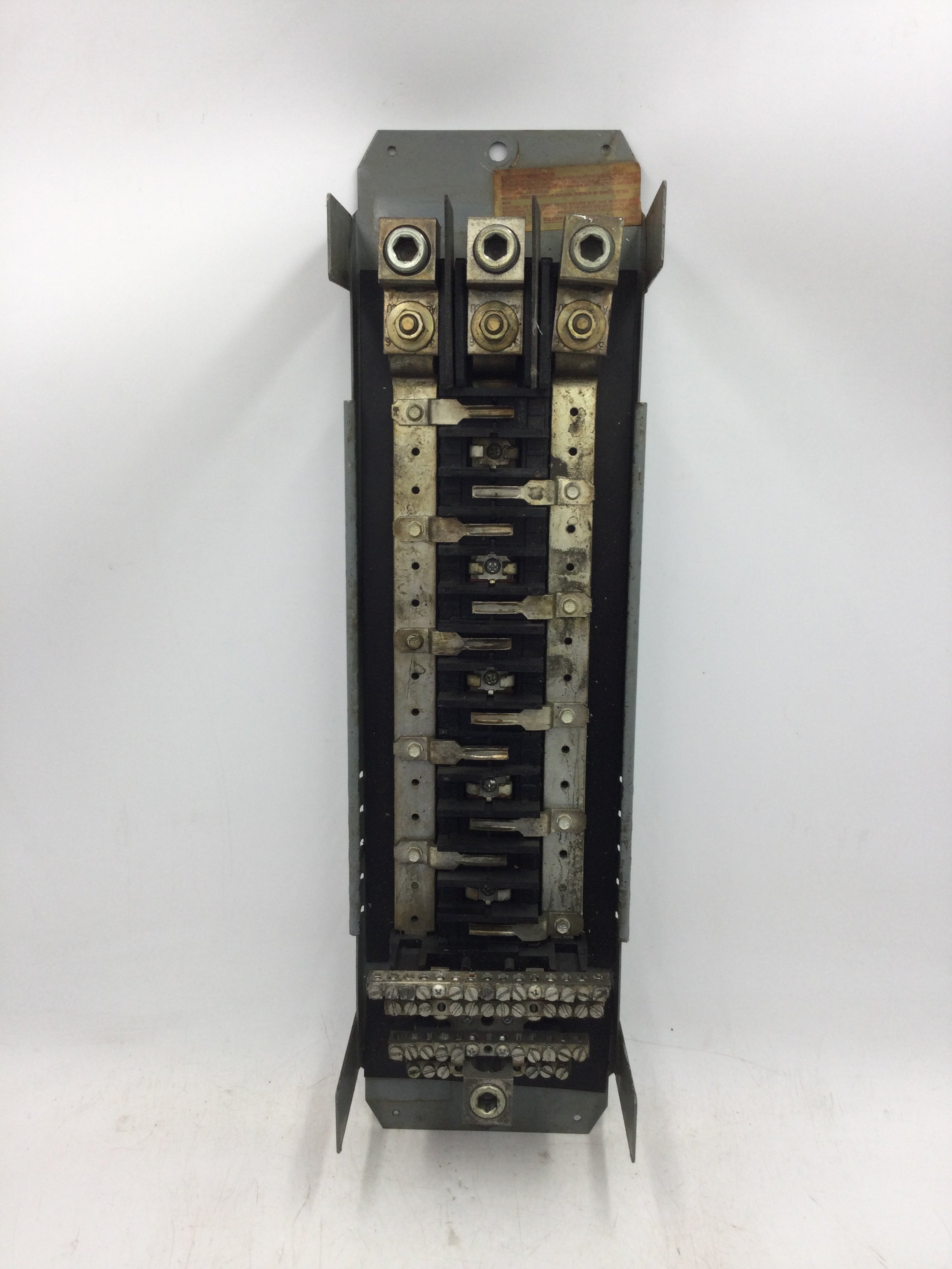 Square D QON Series 200 Amp 120/240V 3 Phase 4 Wire 15/30 Space Panel