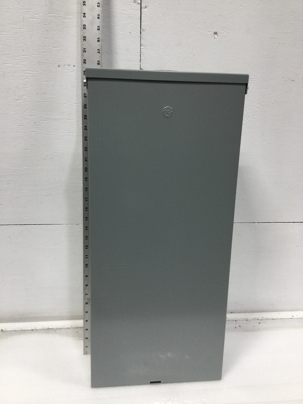 General Electric TLM1220RCUP 200 Amp 12 Space 120/240V Enclosure 29" x