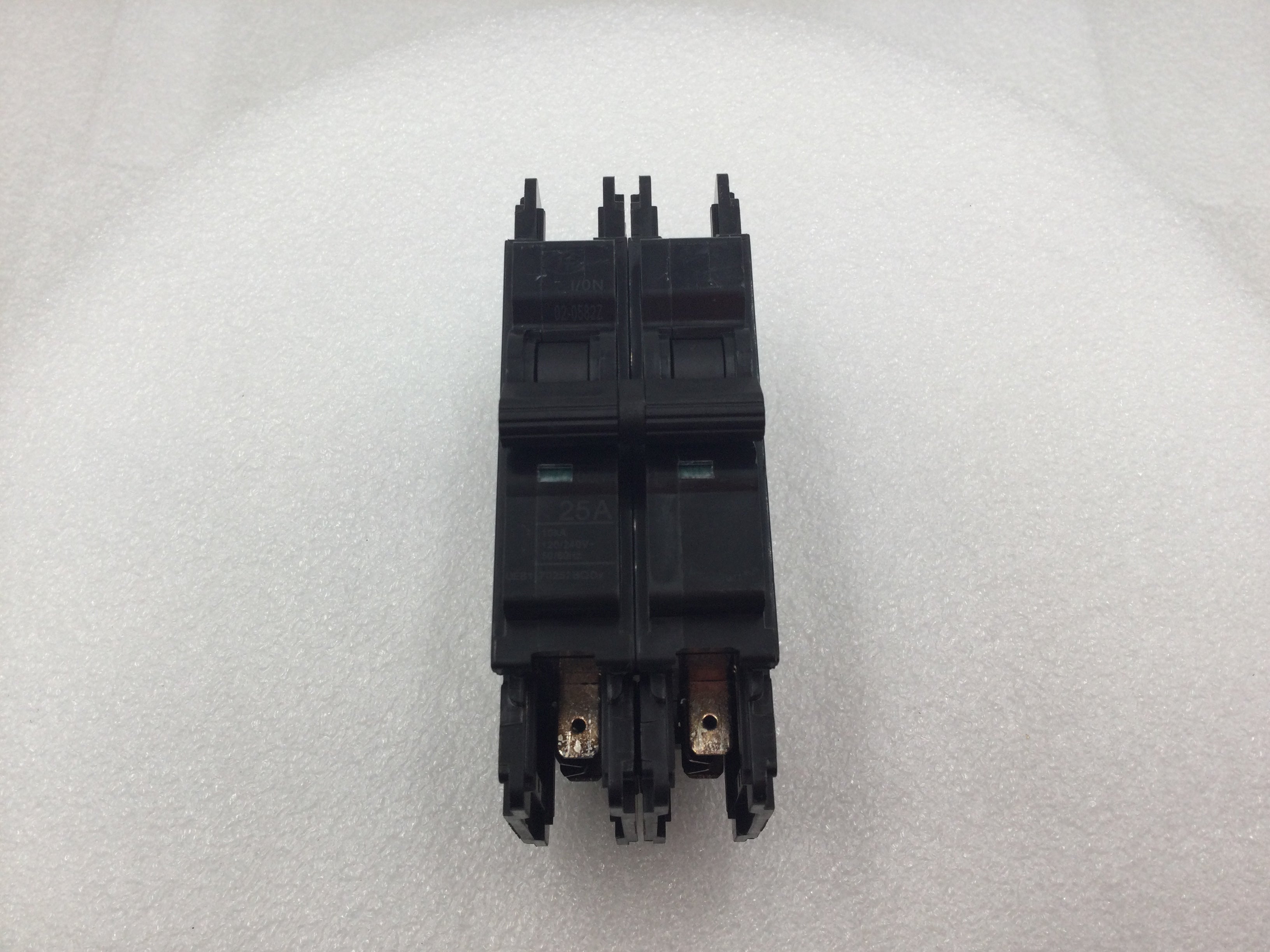 Zettler-Controls UEB1-70252BQDx 25 Amp 2 Pole 120/240V Breaker - Cosme