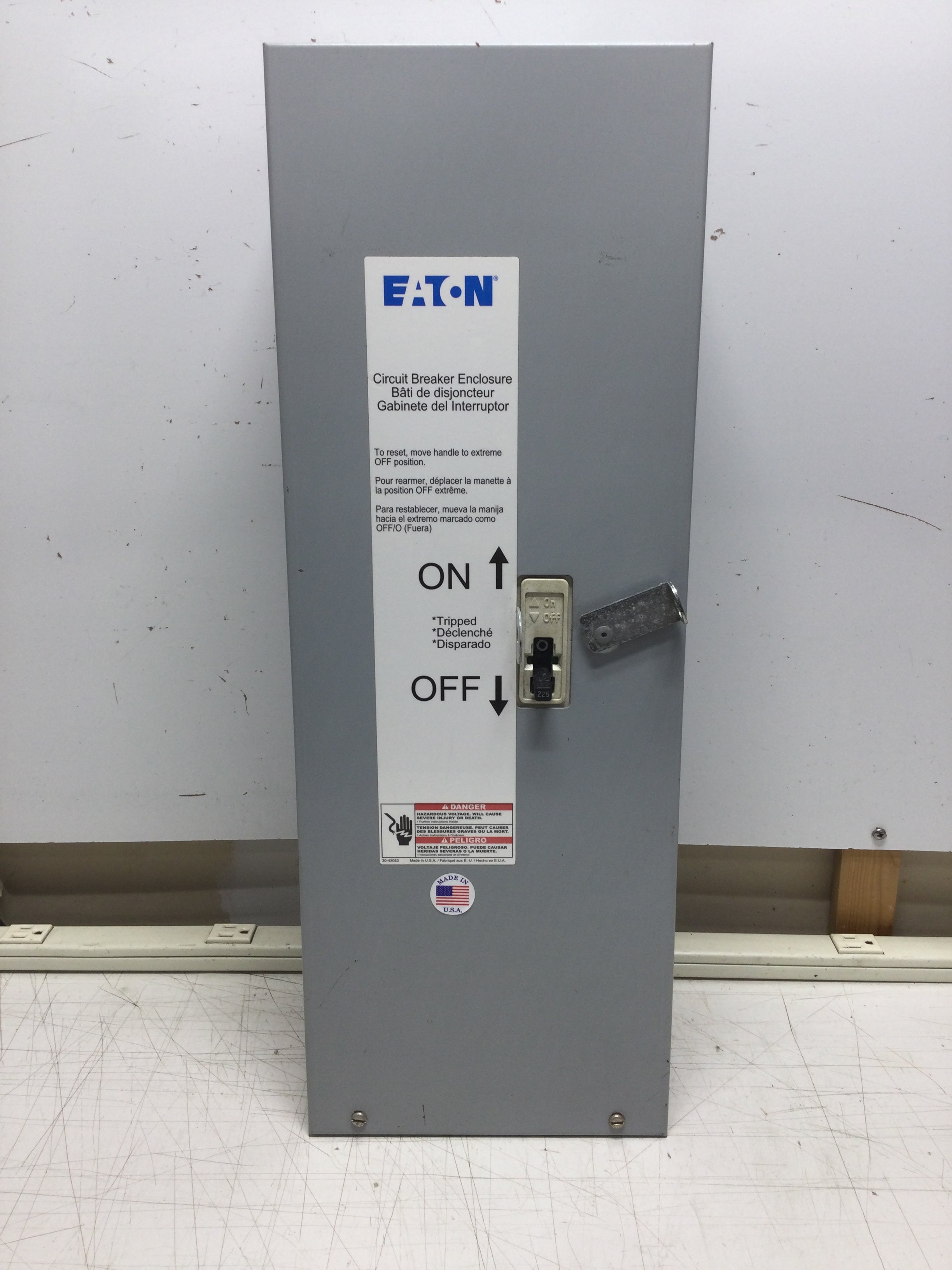 Eaton SFDN225 Nema 1 Indoor Circuit Breaker Enclosure with 225 Amp 3 P