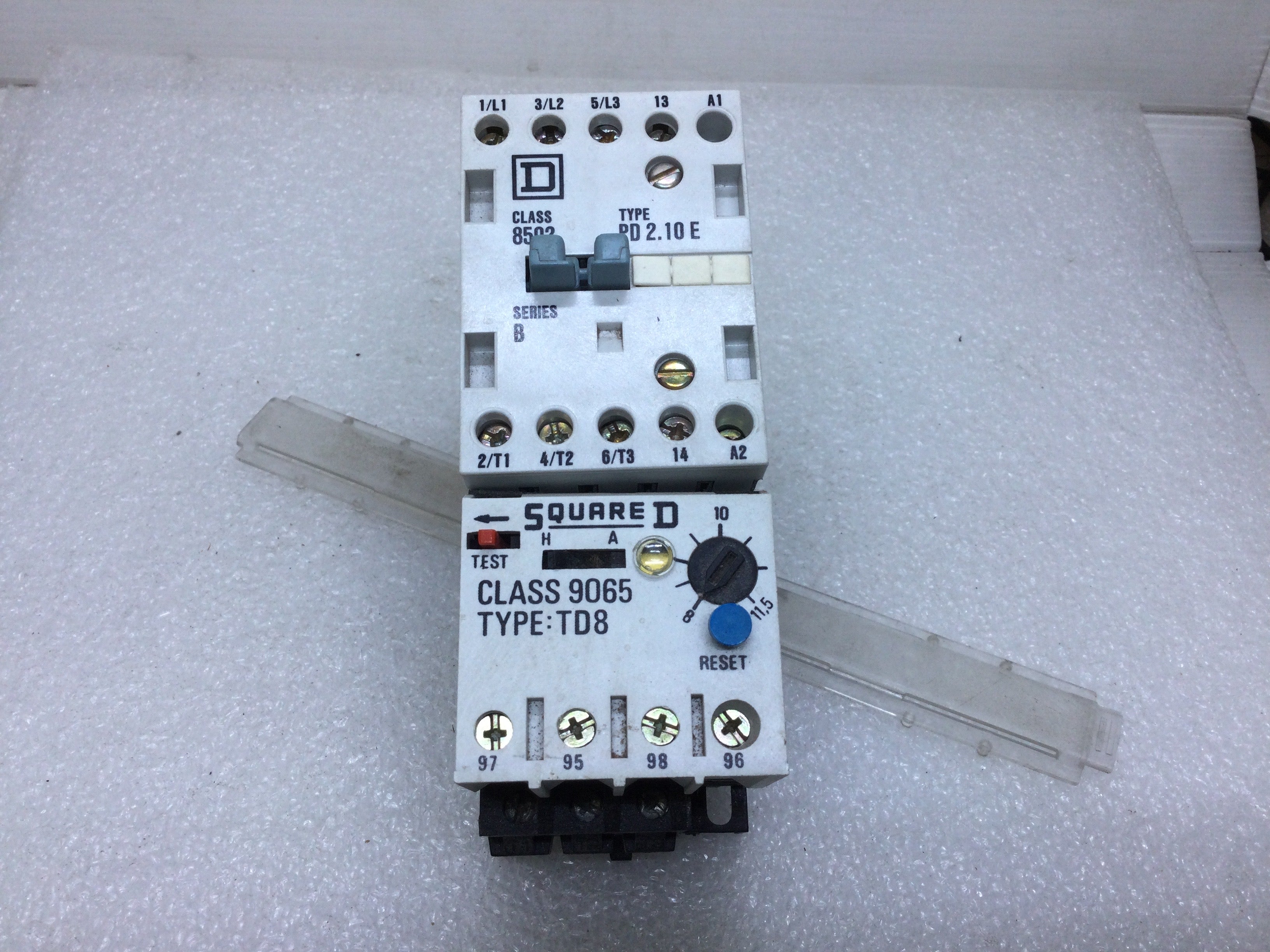 Square D PD 2.10E Contactor Class 8502 110/120V/Included Overload Rela