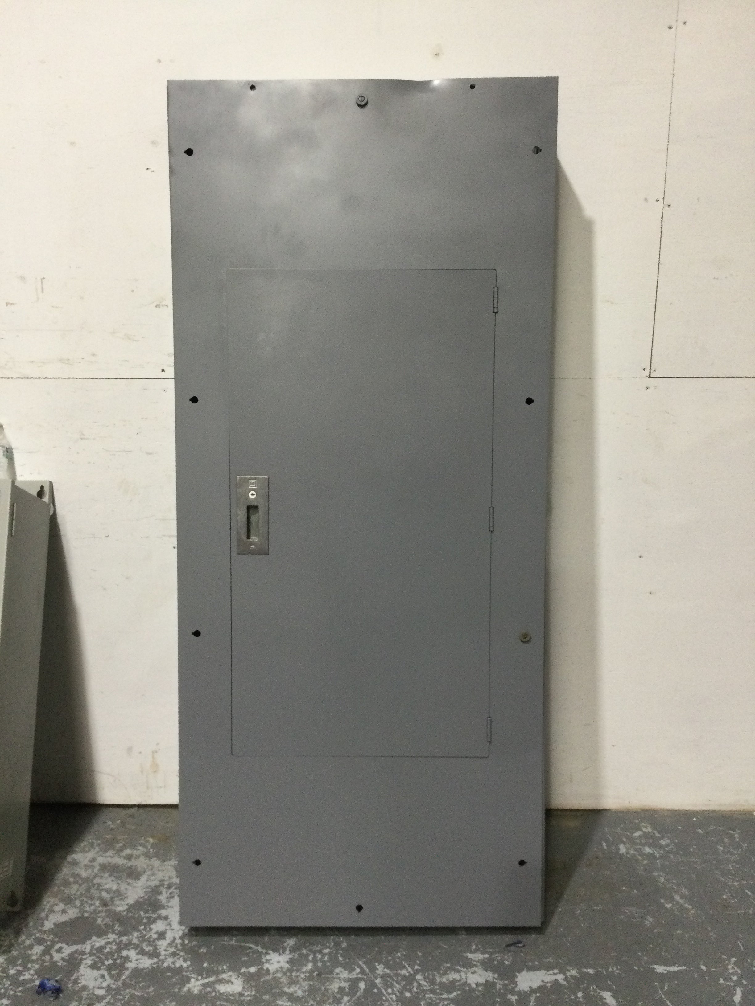 Square D 82444-596 225 Amp 277/480V 3 Phase 4 Wire Panelboard 73.5" x