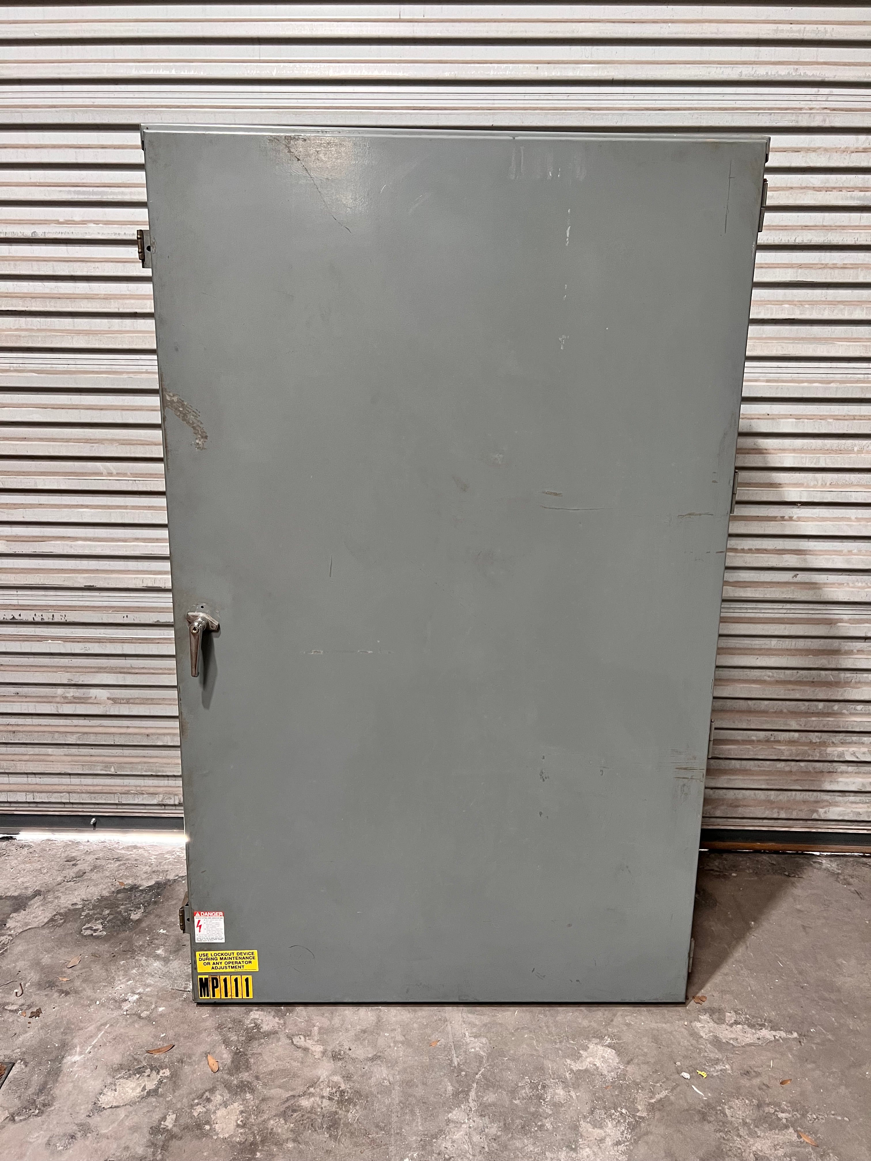 Square D HCW-3268-8 HCW 3Ph 800A 600V I Line MLO Panelboard 68" x 42"