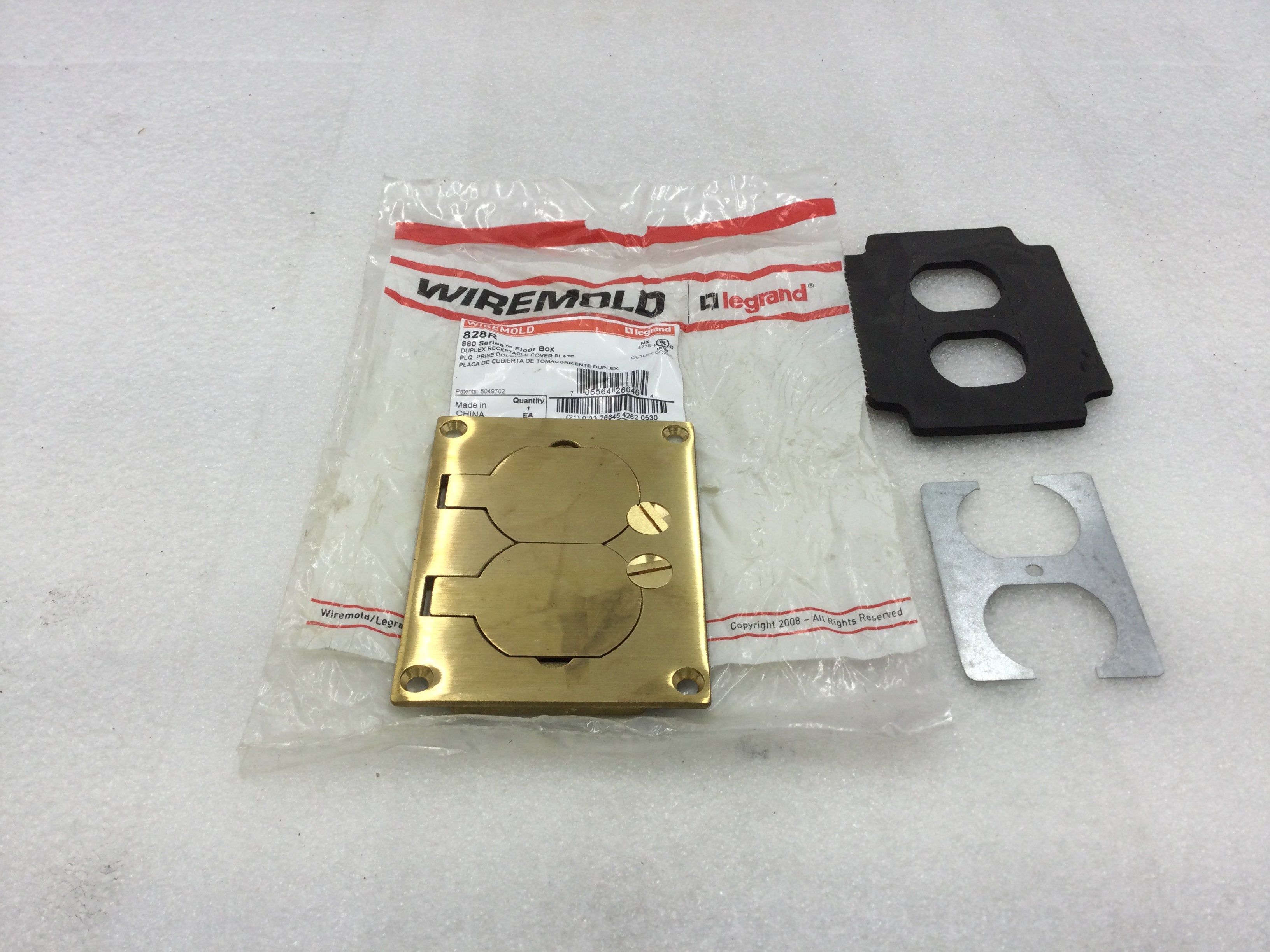Wiremold/Legrand 828R Brass Duplex Locking Receptacle Floor Box Cover